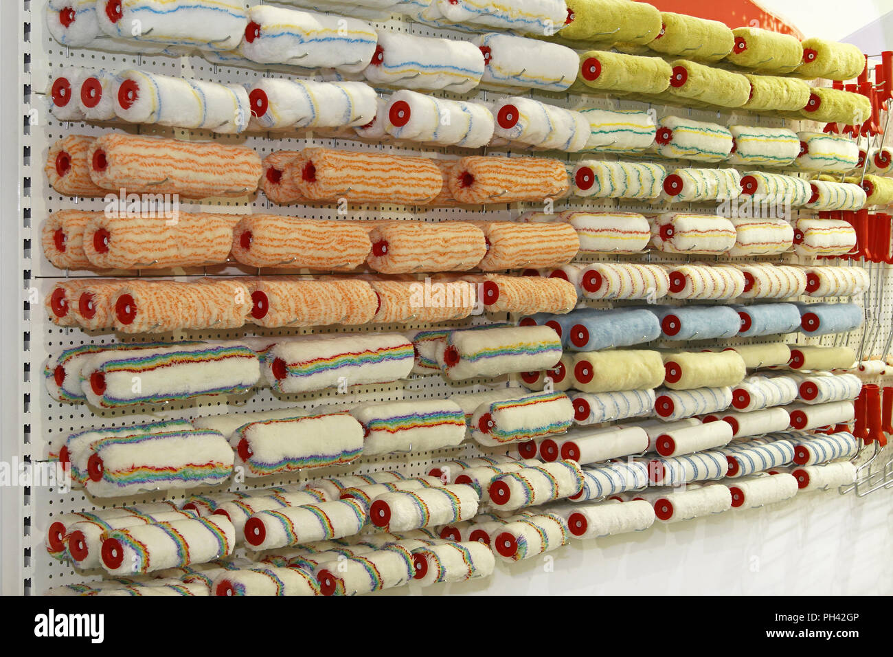 Paint roller sizes hi-res stock photography and images - Alamy