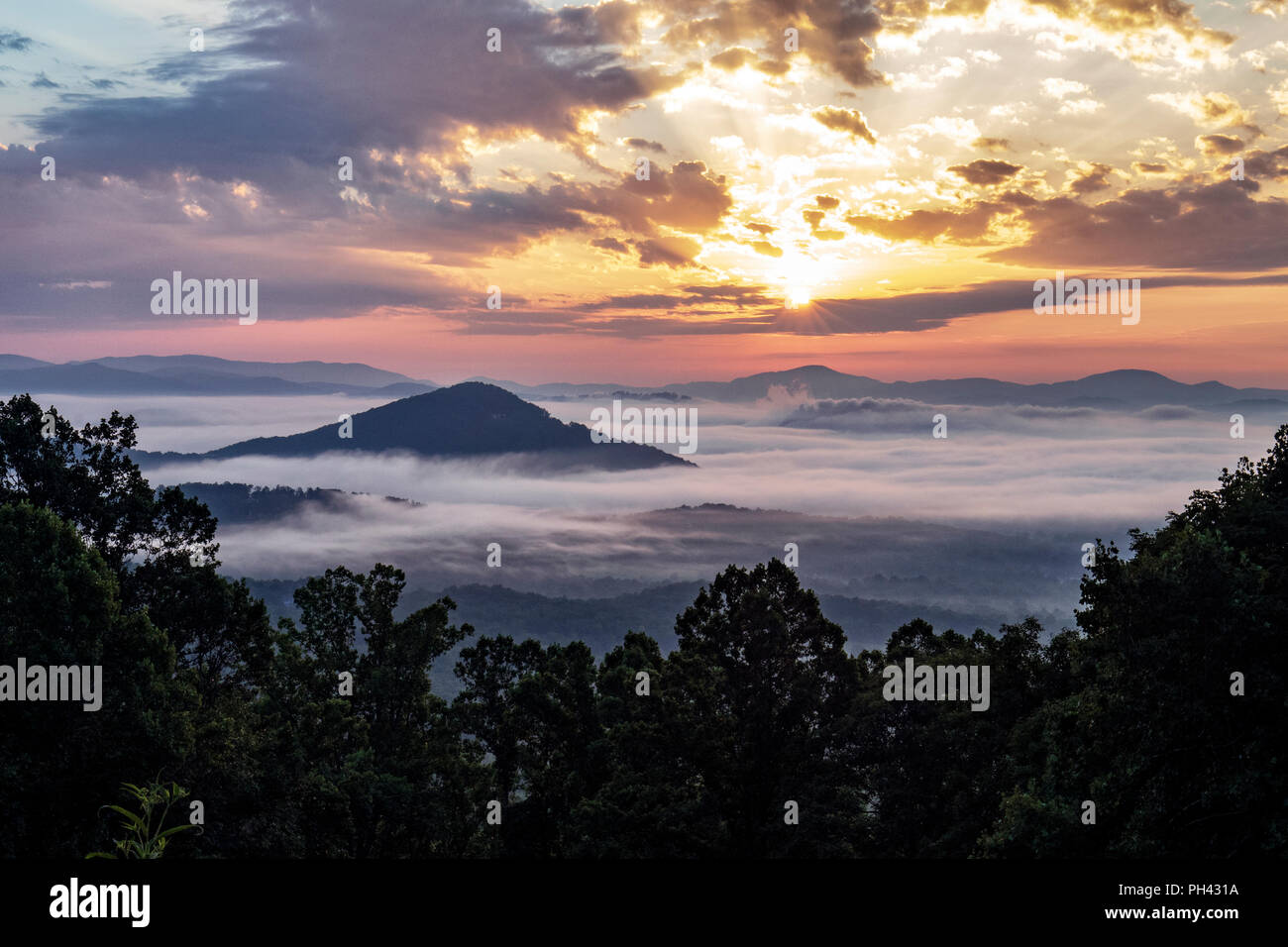 North carolina mountains hi-res stock photography and images - Alamy