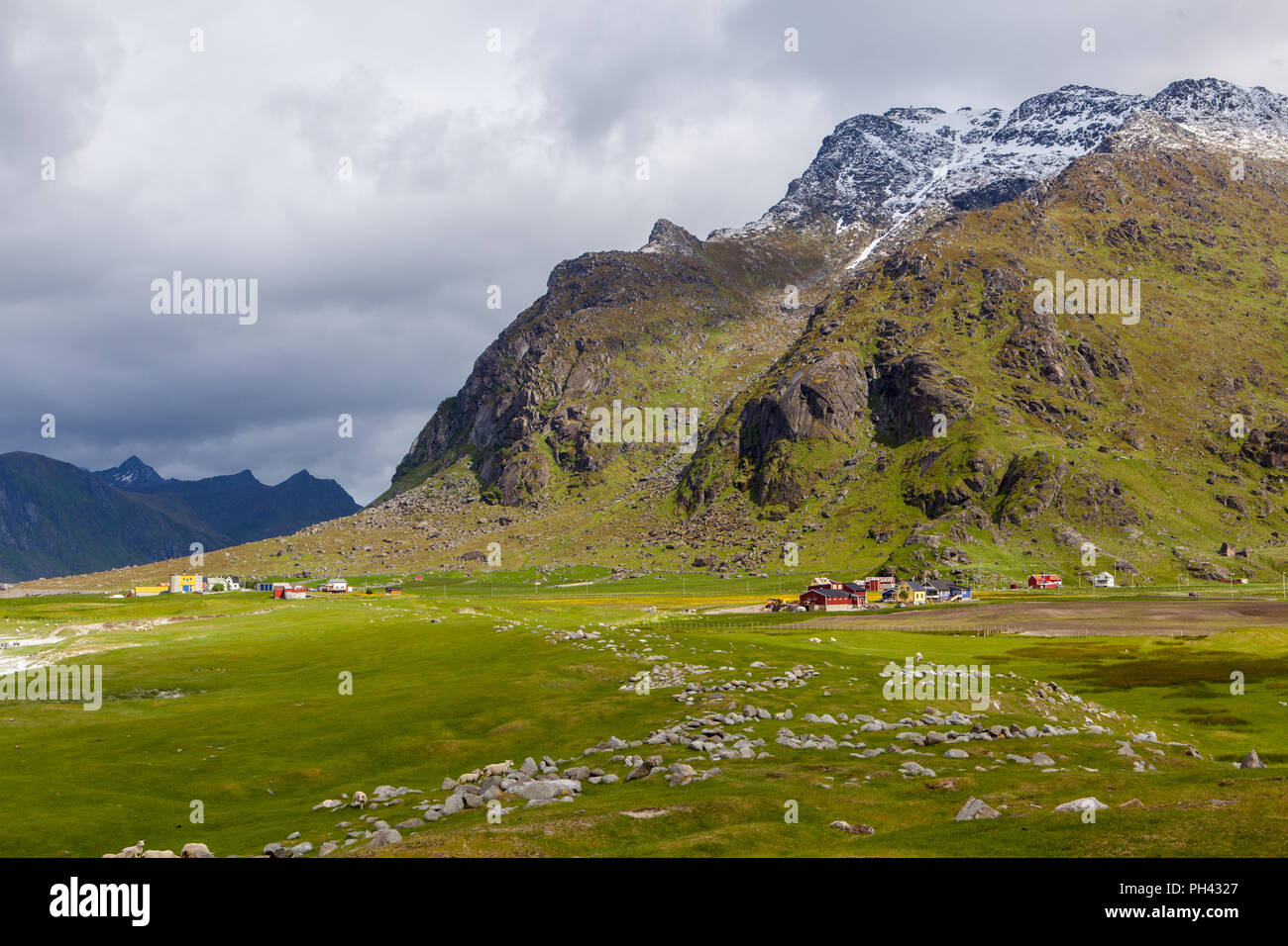 Berge am strand hi-res stock photography and images - Alamy