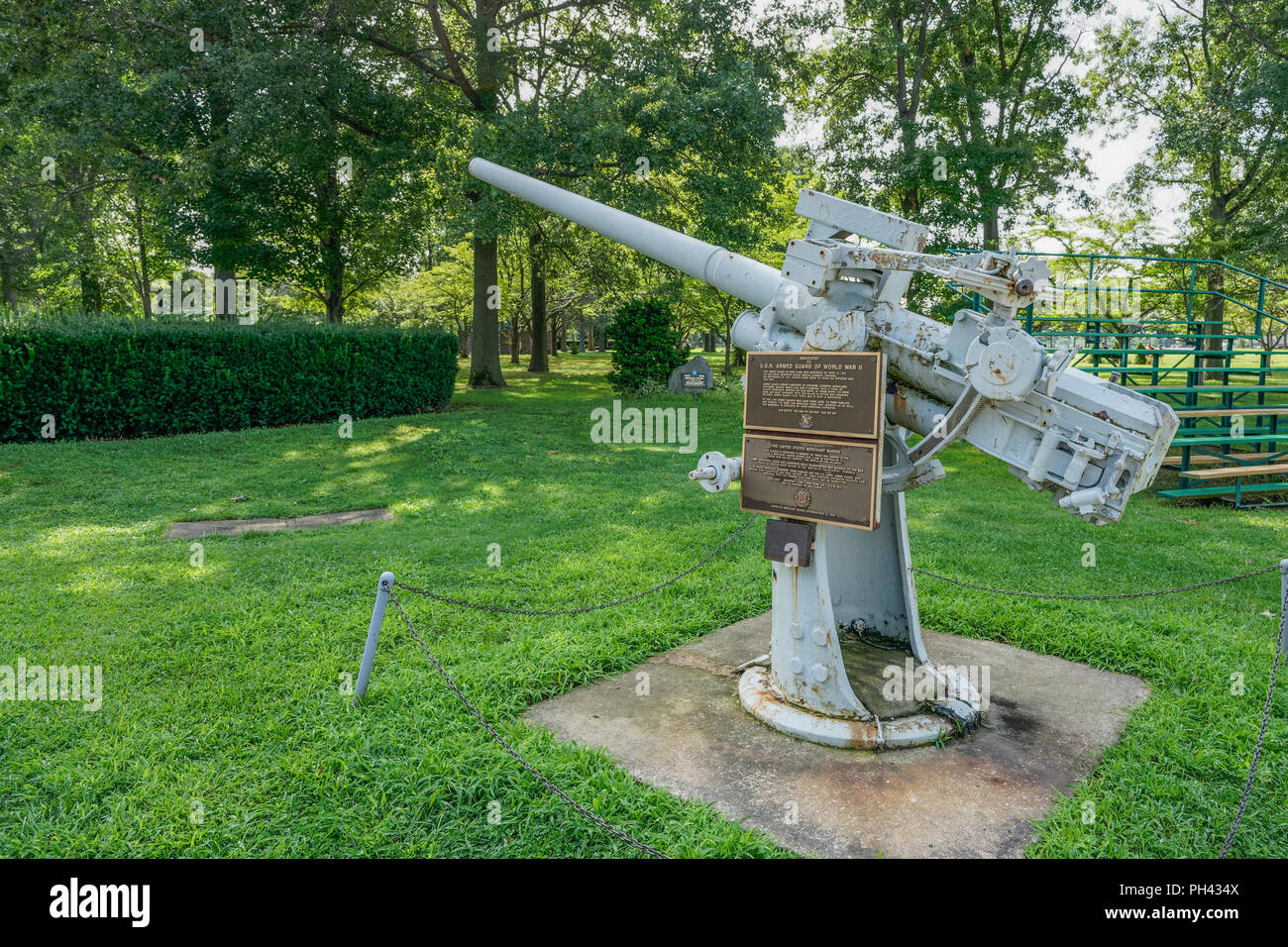 Naval anti aircraft gun hi-res stock photography and images - Alamy