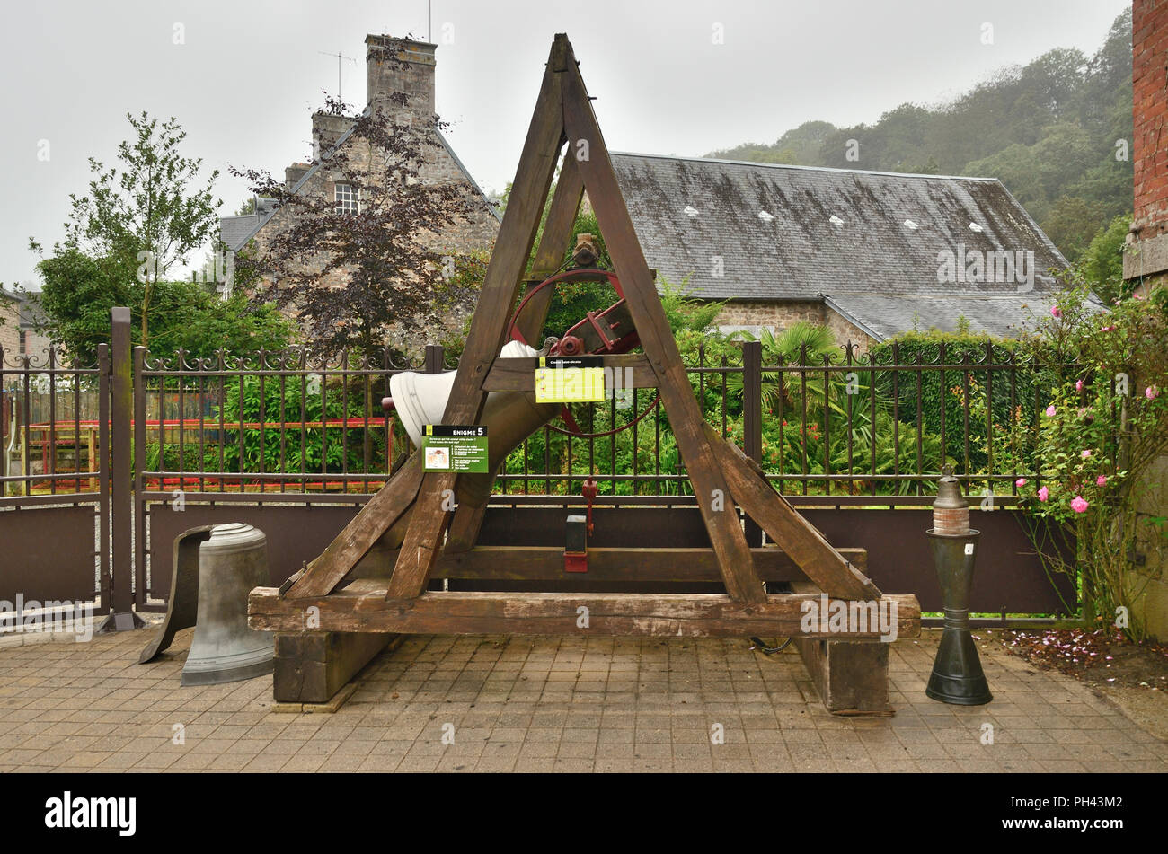 Bell manufacturing hi-res stock photography and images - Alamy