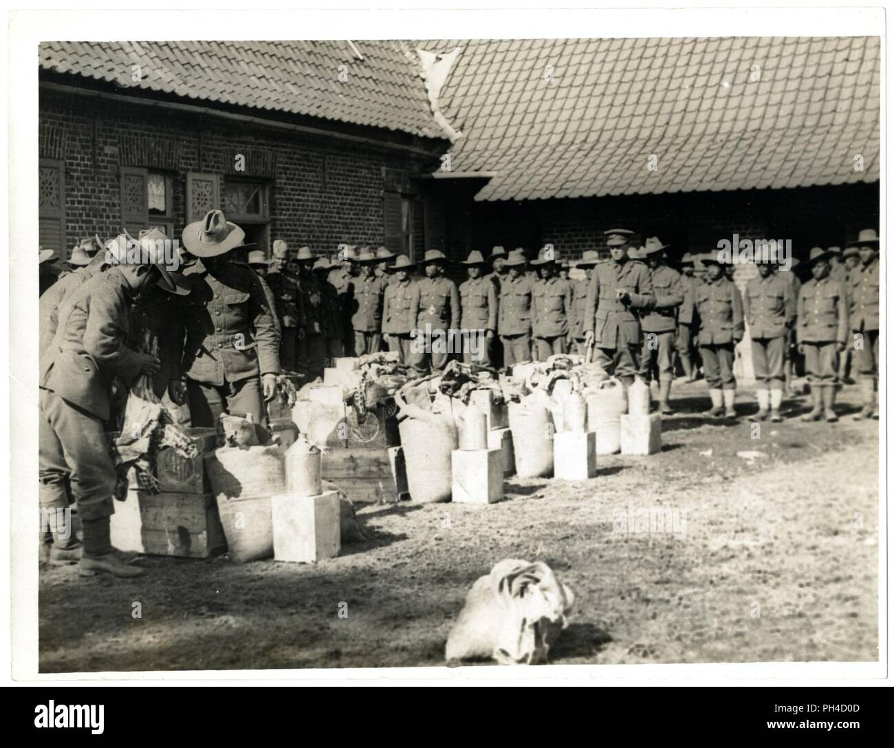 [9th] Gurkhas drawing rations at a French farm house [St Floris, France ...