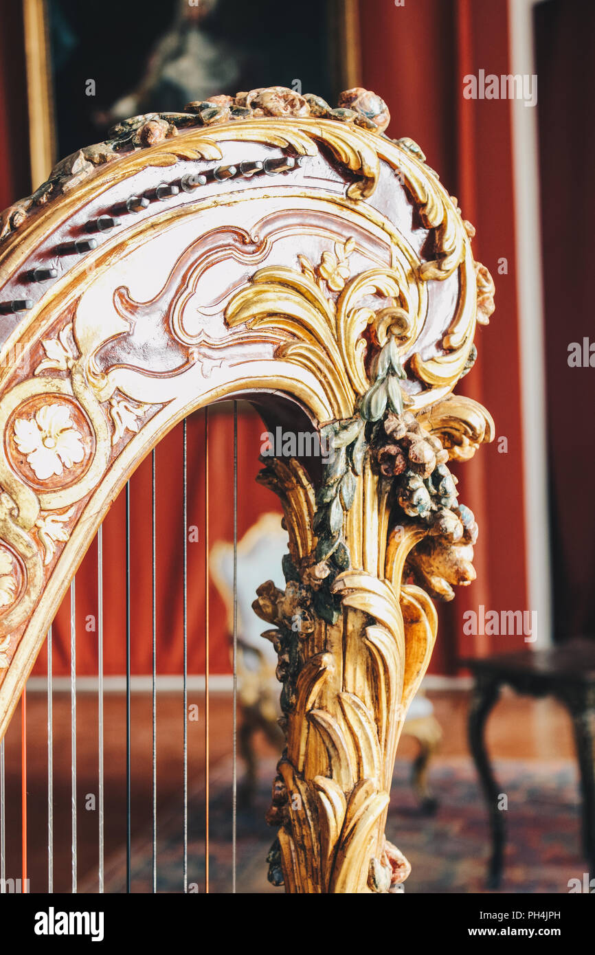 old instrument harp close up Stock Photo - Alamy