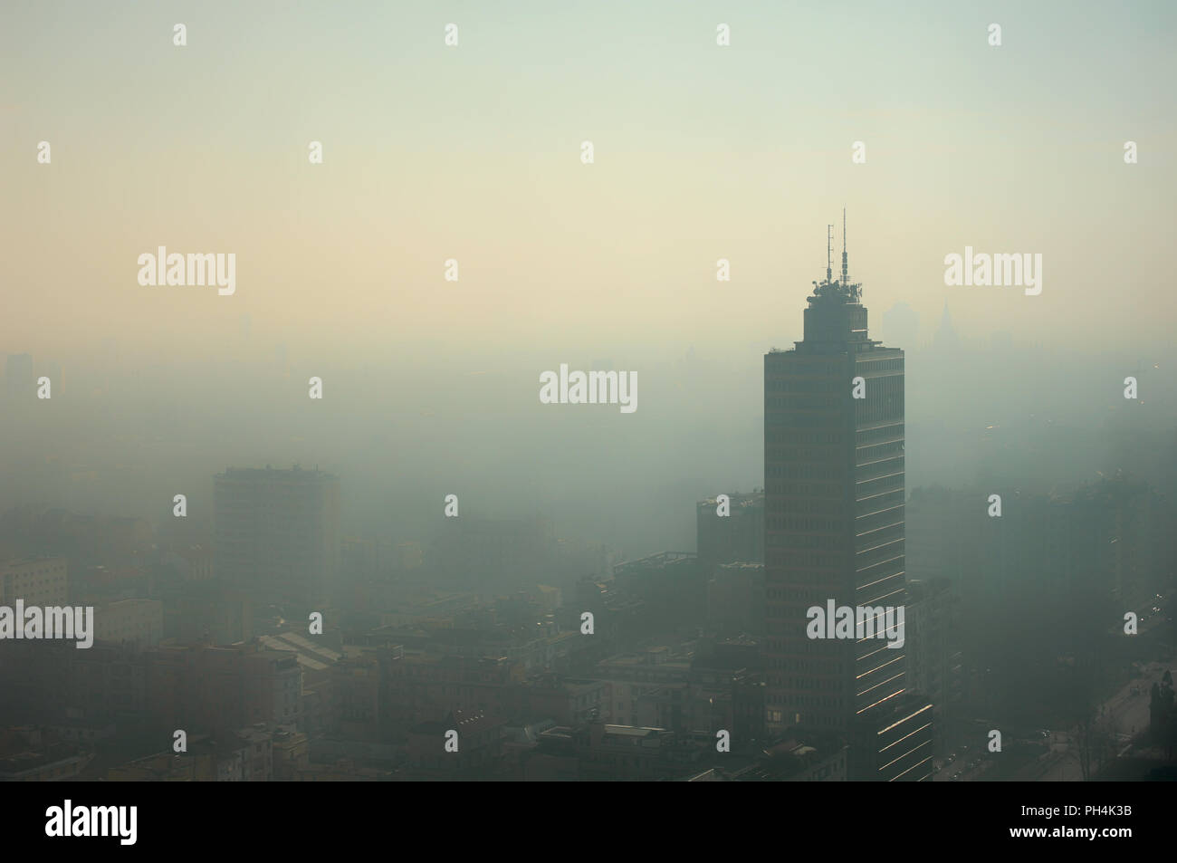 Aerial foggy view of Milan - pollution issue Stock Photo - Alamy