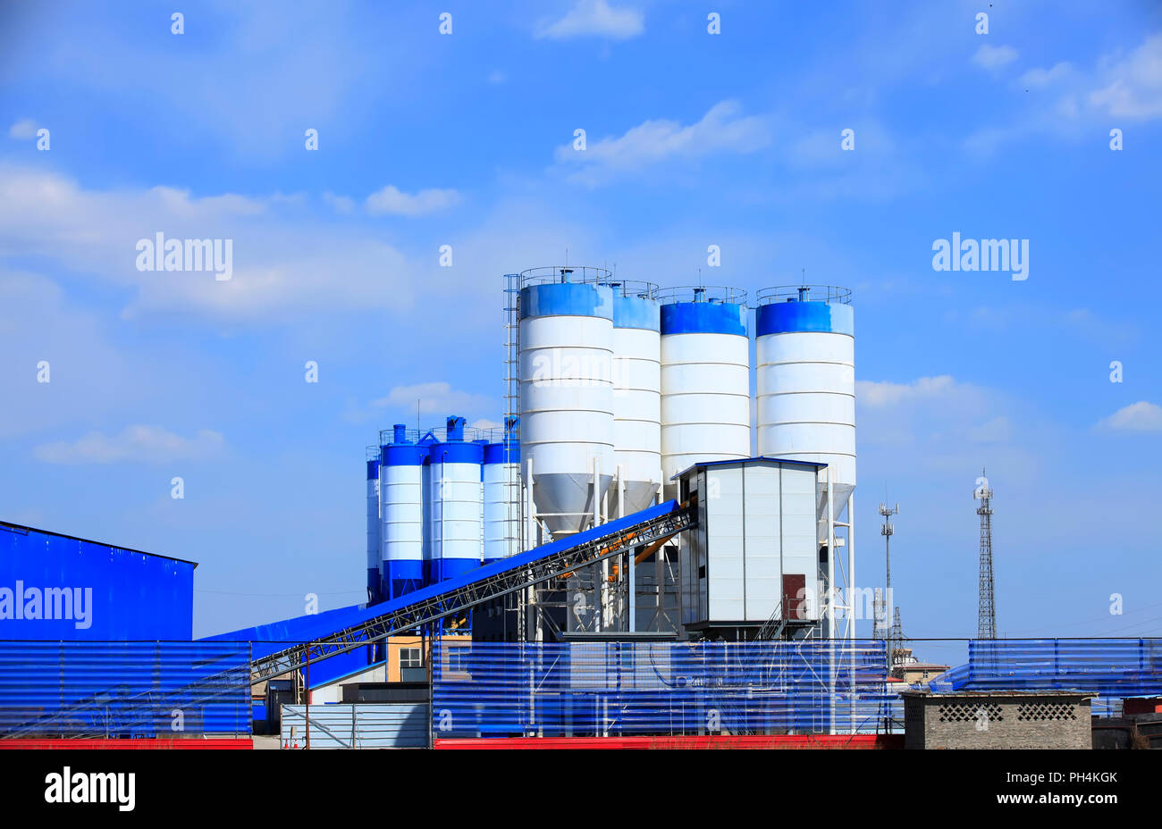 Concrete mixing tower. Concept of on-site construction facility Stock ...
