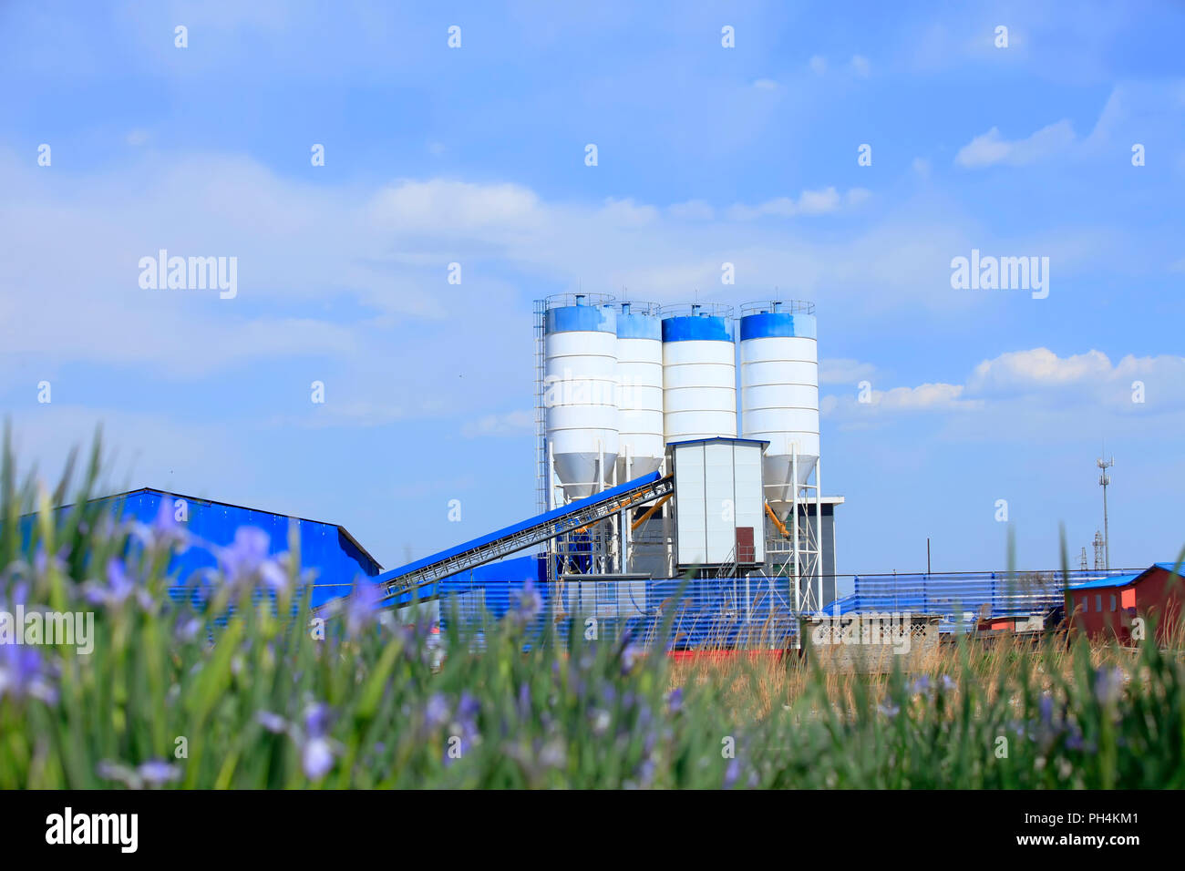 Concrete mixing tower. Concept of on-site construction facility Stock ...