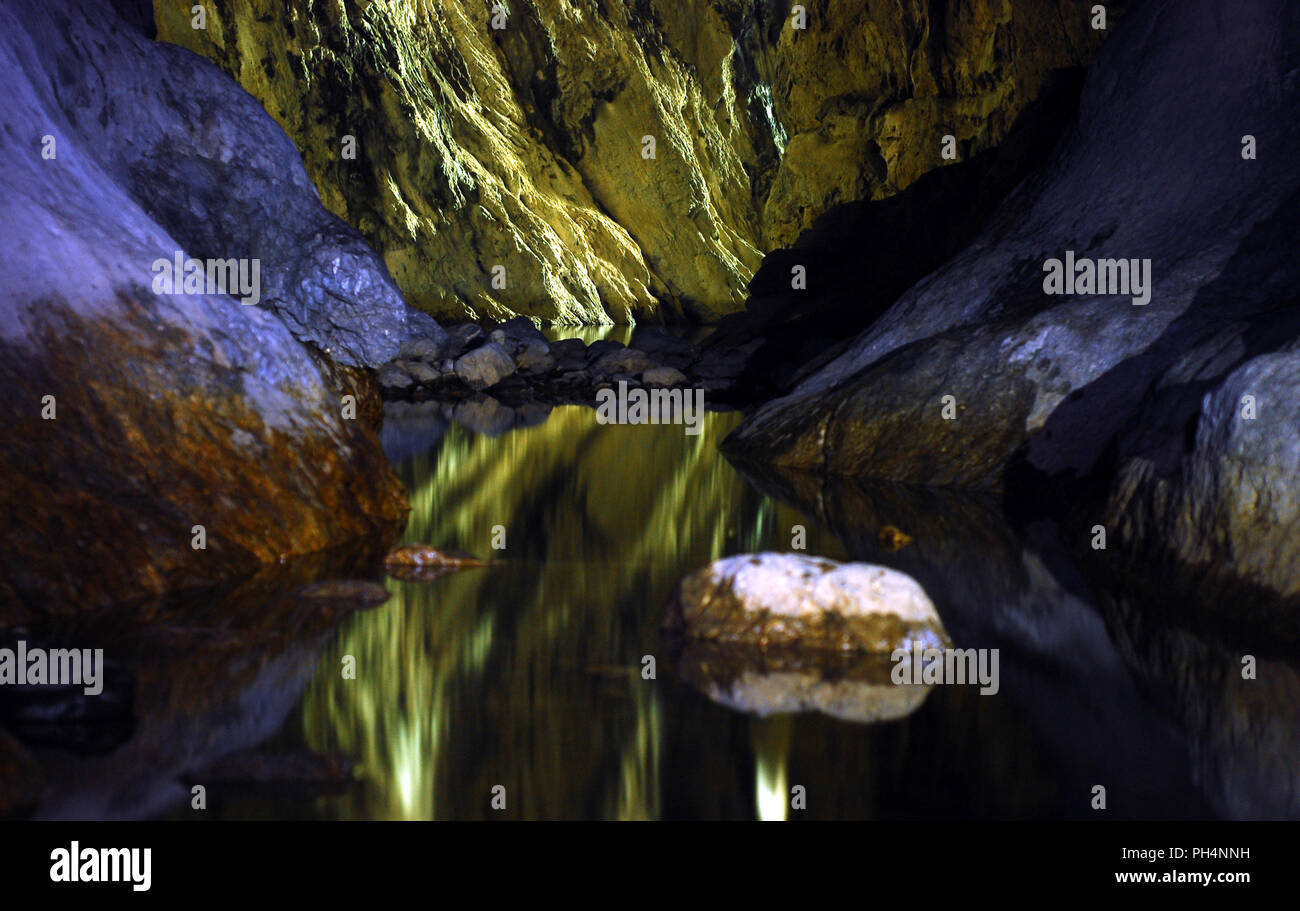 underground river in a cave Stock Photo - Alamy