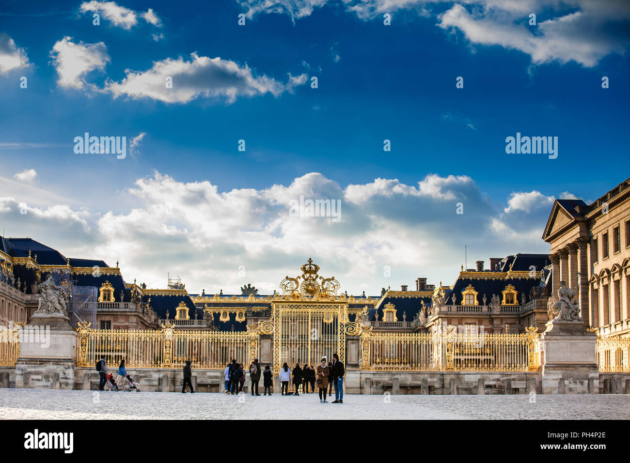Versailles palace hi-res stock photography and images - Alamy