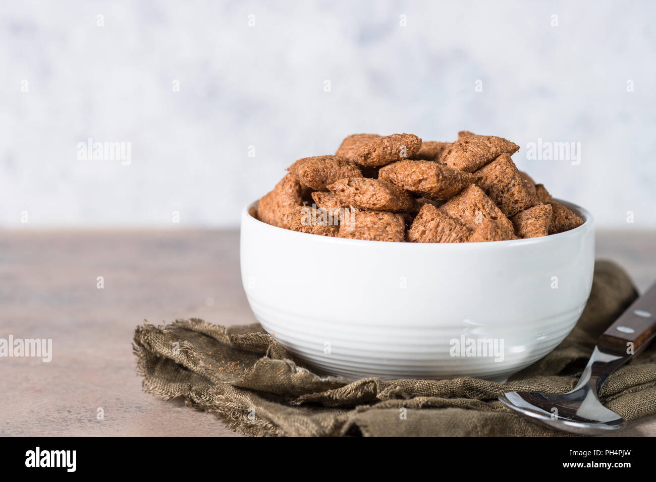 Crunchy crispy chocolate hi-res stock photography and images - Alamy