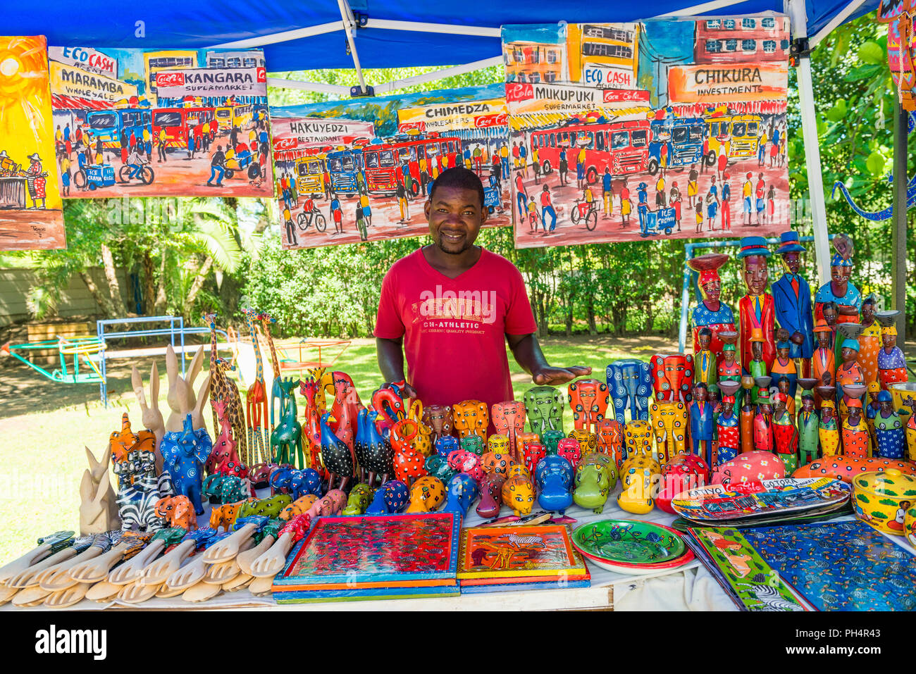 A Zimbabwean curio seller seen in Harare Stock Photo - Alamy