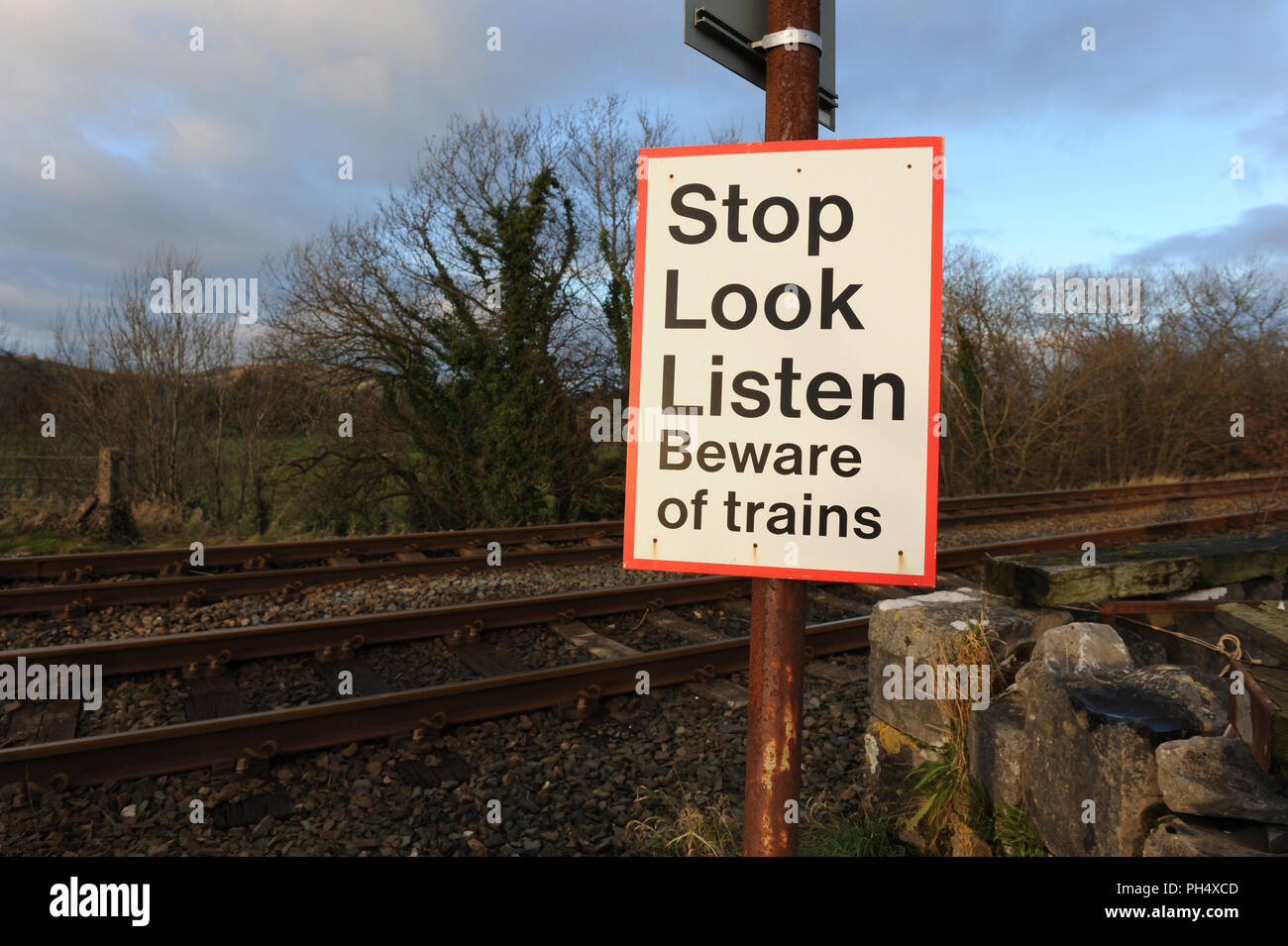 Stop look listen sign hi-res stock photography and images - Alamy