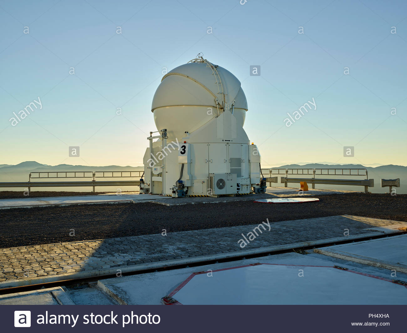 Paranal Observatory Stock Photos & Paranal Observatory Stock Images - Alamy