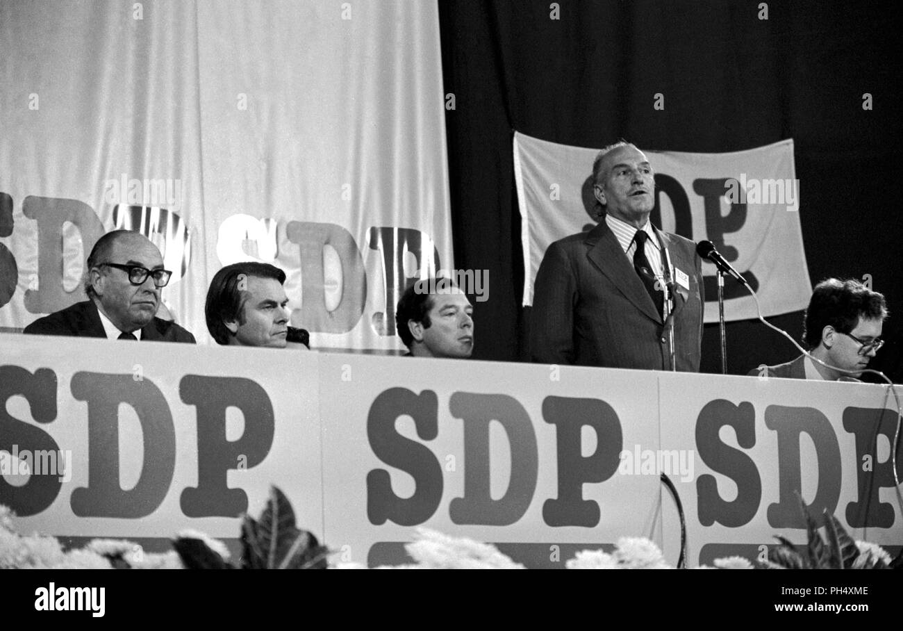 Speech sdp conference hi-res stock photography and images - Alamy
