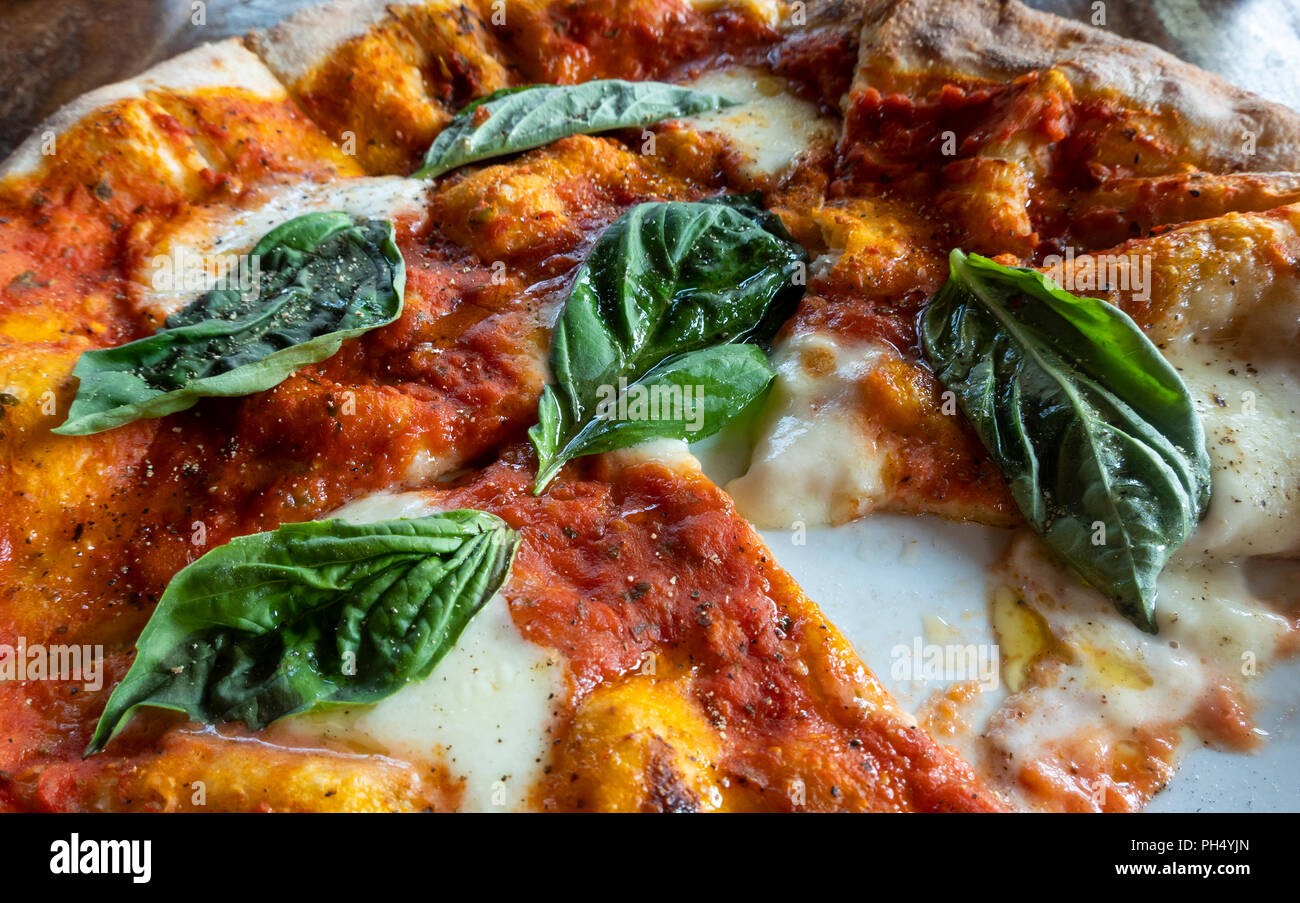 Sliced pizza tomatoes basil hi-res stock photography and images - Alamy
