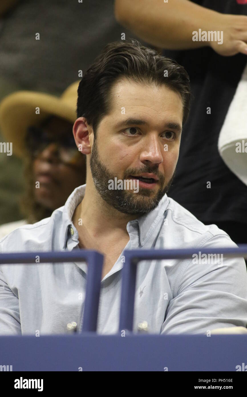 Alexis Ohanian husband of Serena Williams Tennis US open 8-29-2018 ...