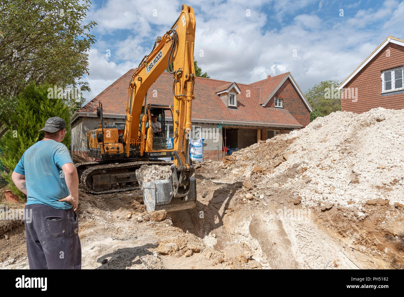Trench digging hi-res stock photography and images - Alamy
