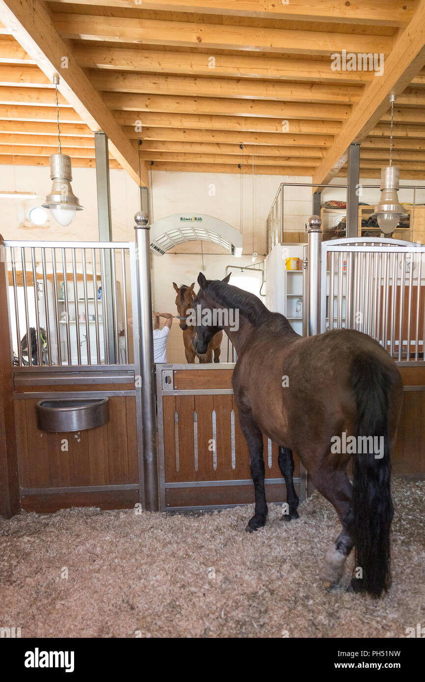 Box bay hi-res stock photography and images - Alamy