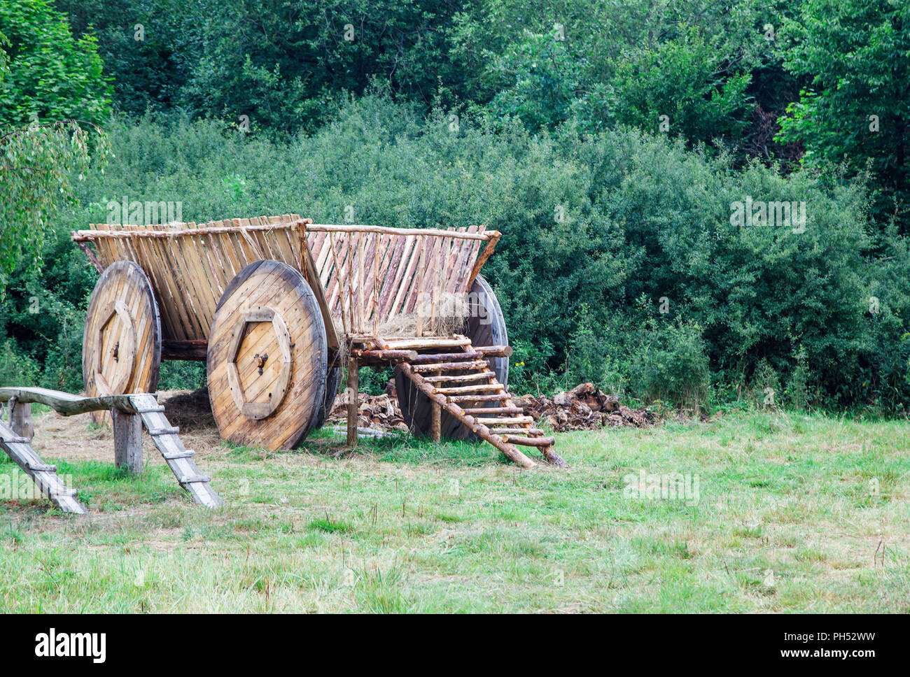 Large wooden cart hi-res stock photography and images - Alamy