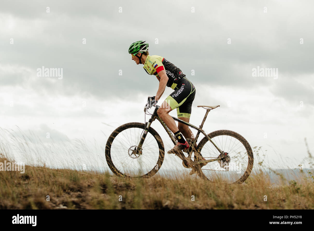 Cycle standing hi-res stock photography and images - Alamy