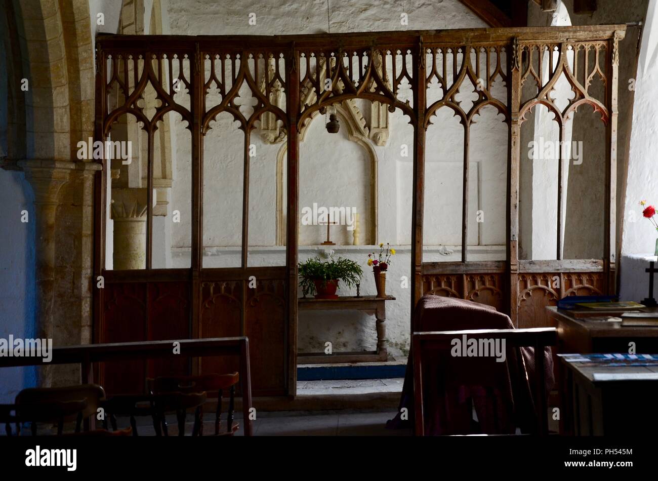 Saints reredos hi-res stock photography and images - Alamy