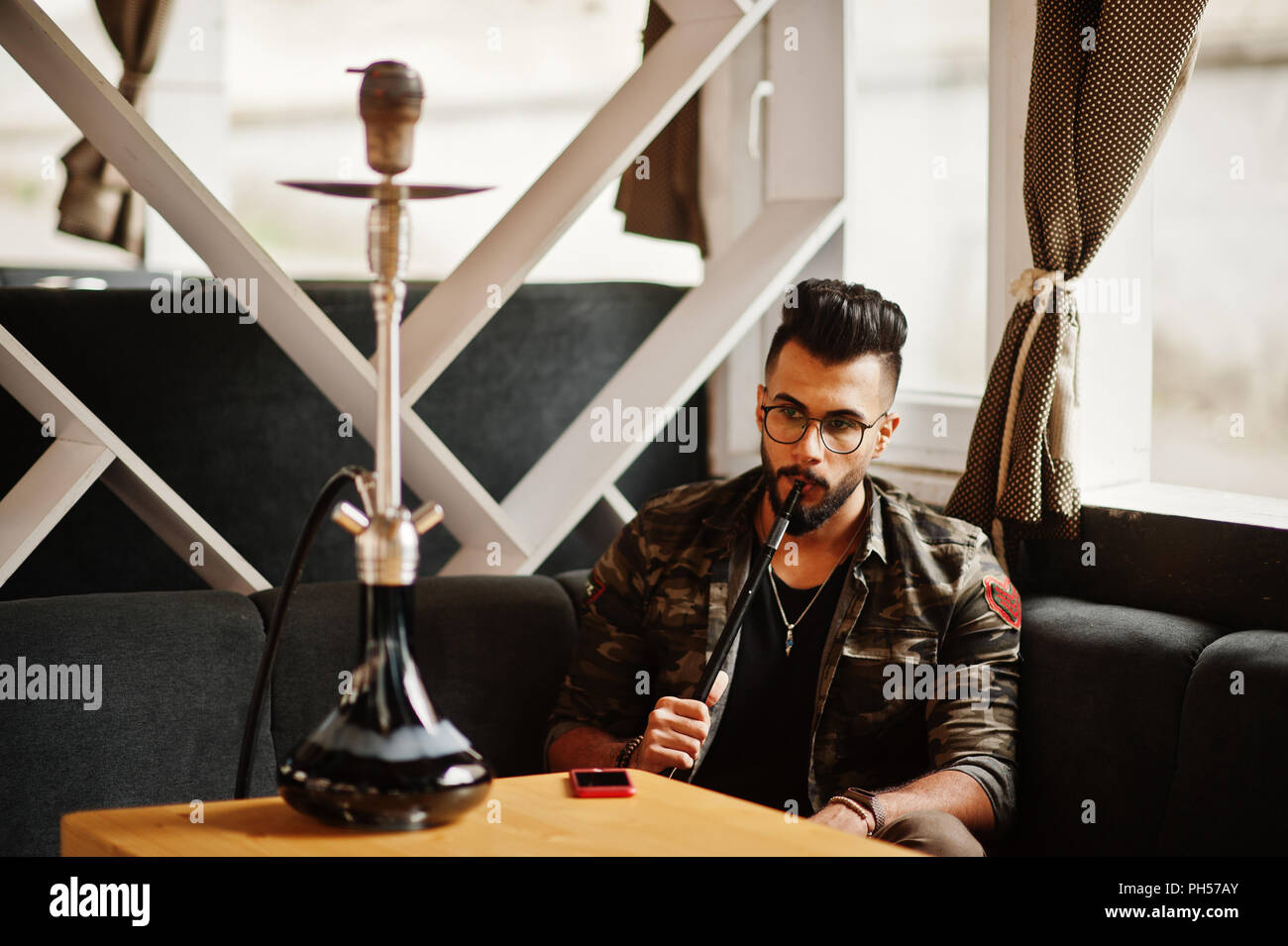 Saudi arabia turkey smoke hi-res stock photography and images - Alamy