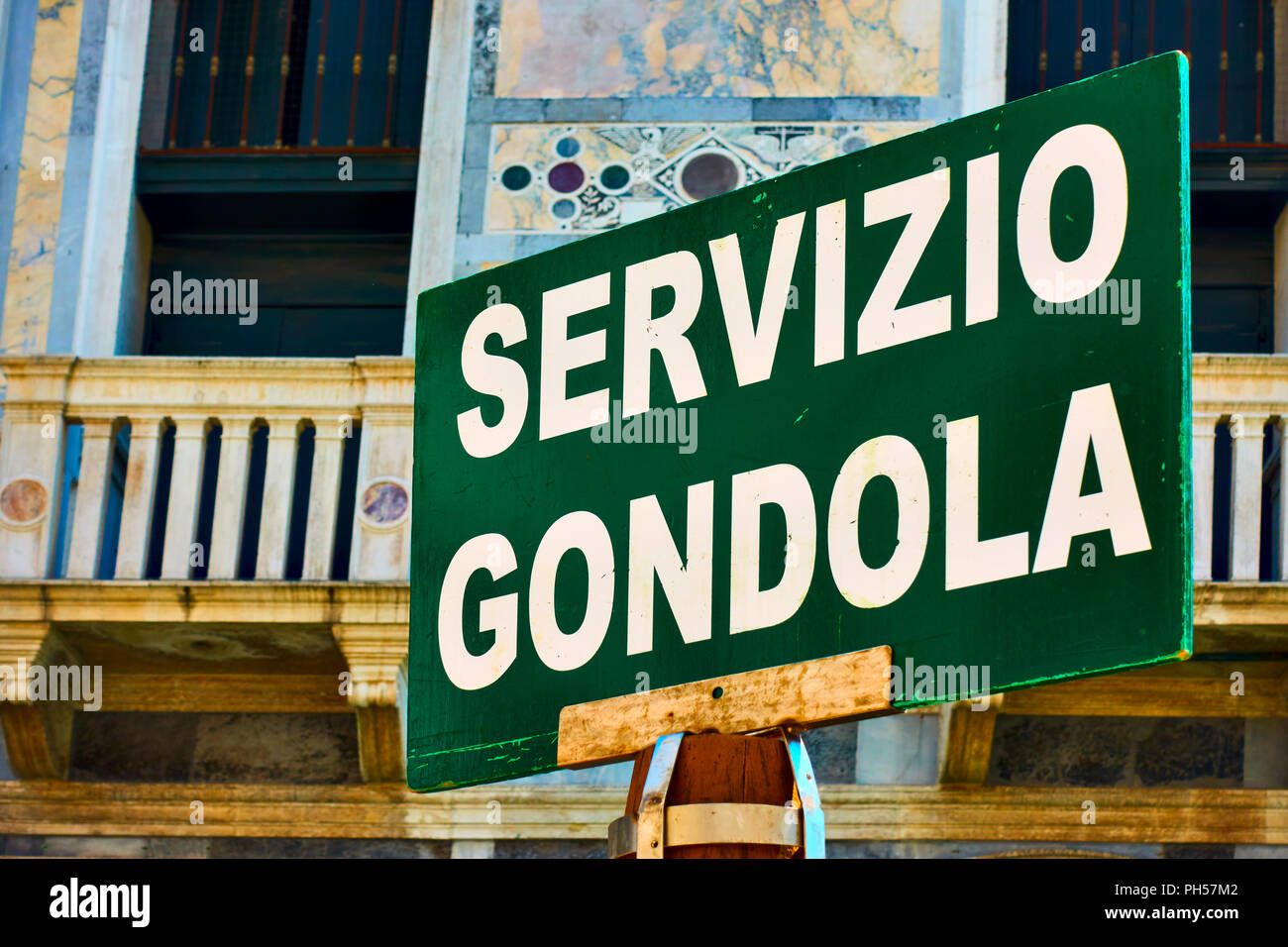 Gondola pole hi-res stock photography and images - Alamy