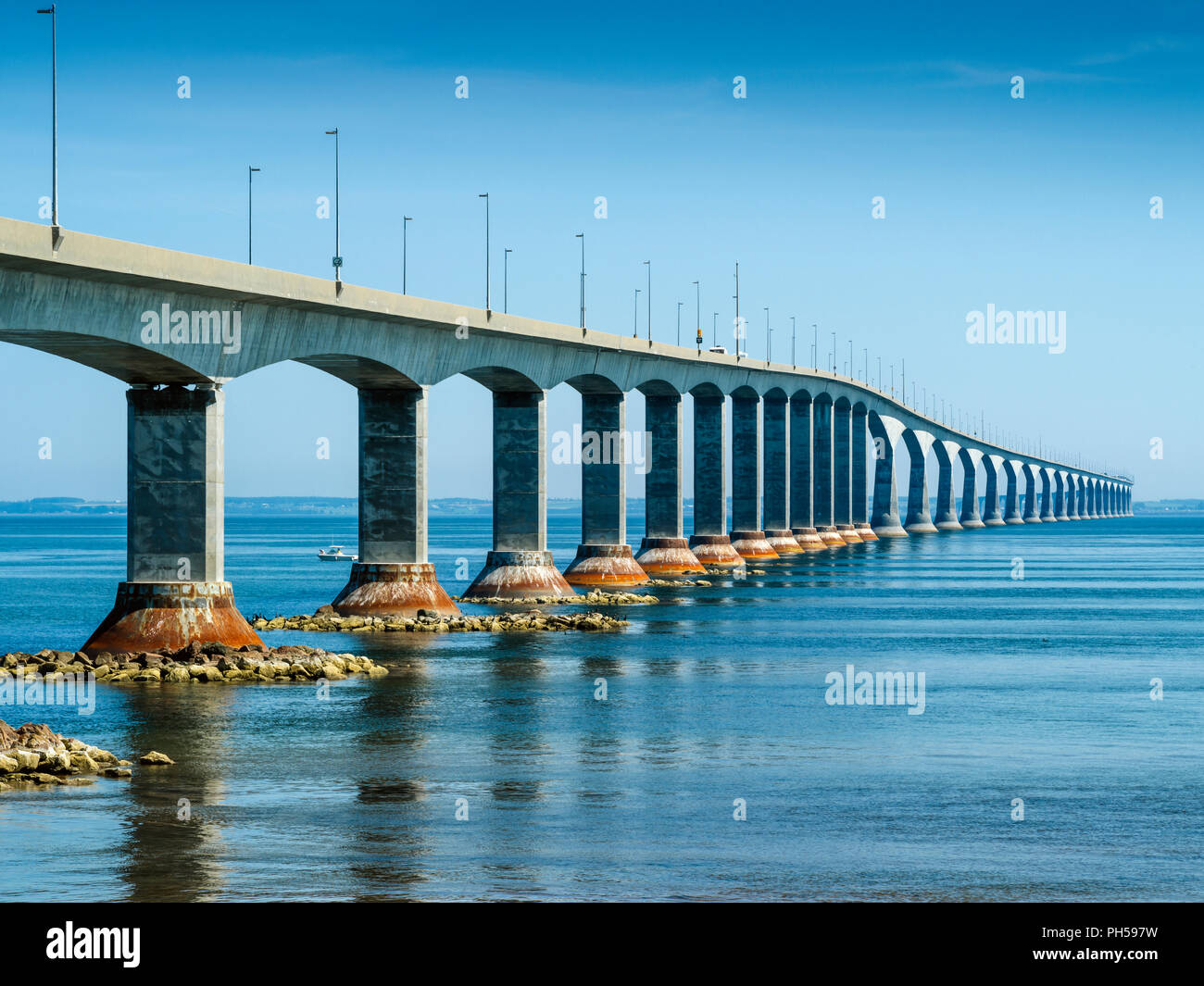 Confederation bridge hi-res stock photography and images - Alamy