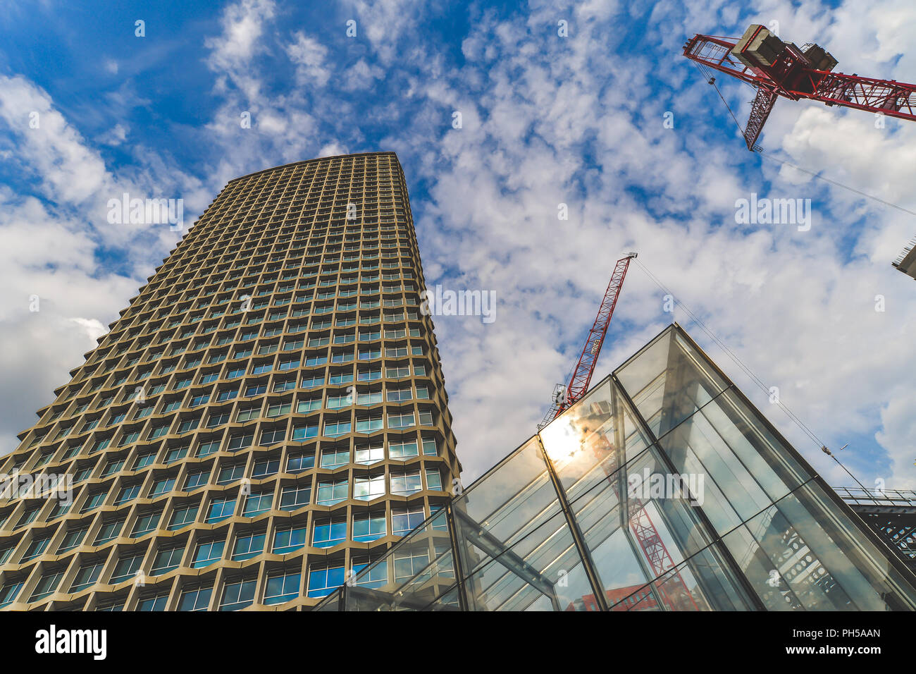 Technology and construction court uk hi-res stock photography and ...