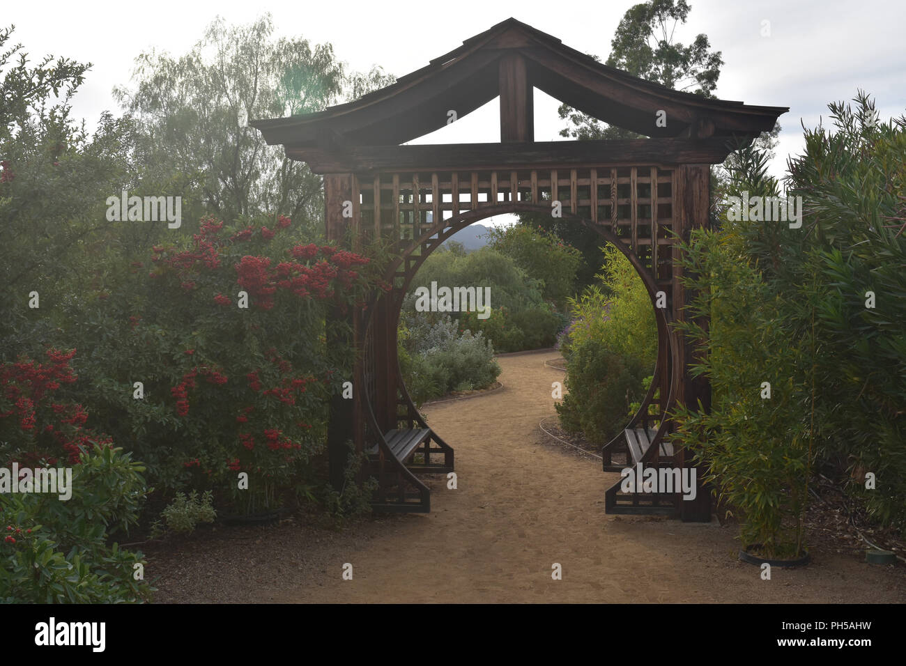 Ojai California zen meditation garden Stock Photo - Alamy