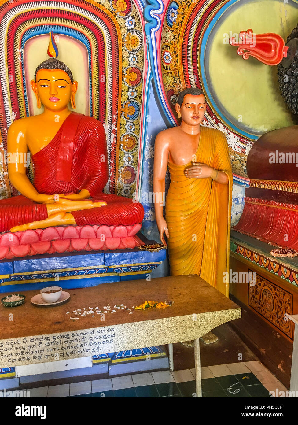 Buddha Statue, Sri Lanka Stock Photo - Alamy