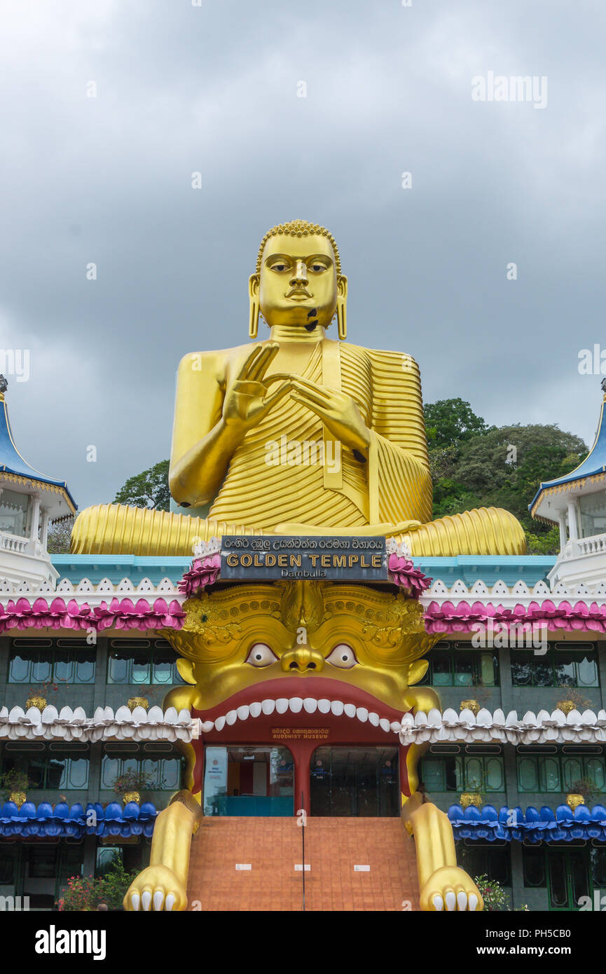 Buddha Statue, Sri Lanka Stock Photo - Alamy