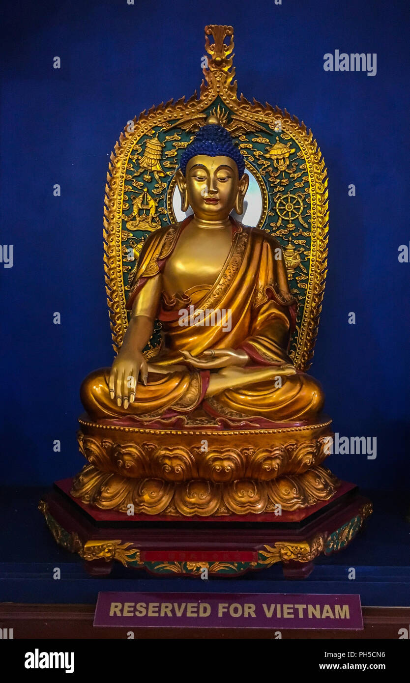 Buddha Statue, Sri Lanka Stock Photo - Alamy