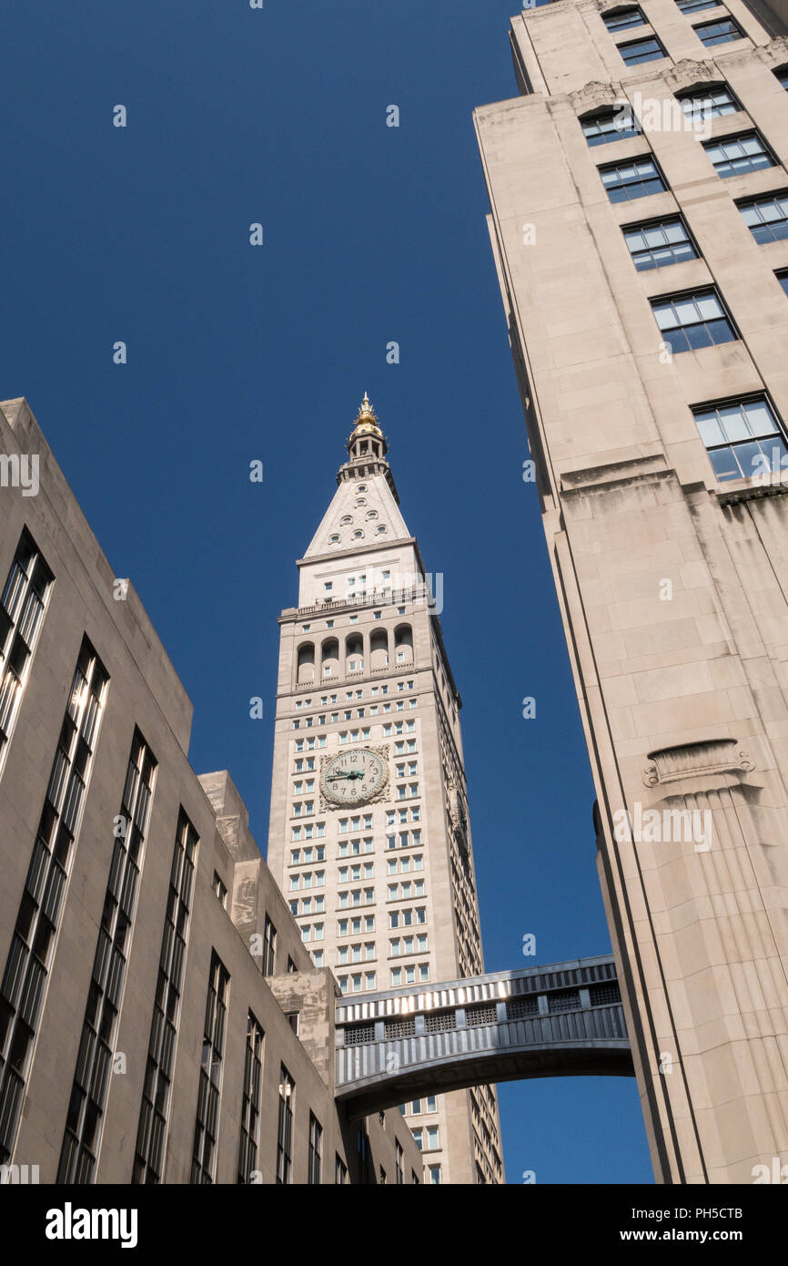 Met life tower new york hi-res stock photography and images - Alamy