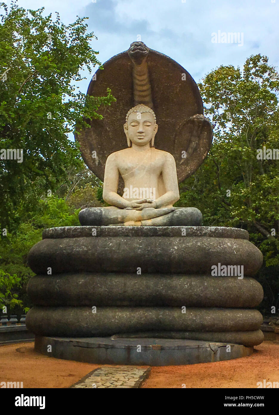 Buddha Statue, Sri Lanka Stock Photo - Alamy