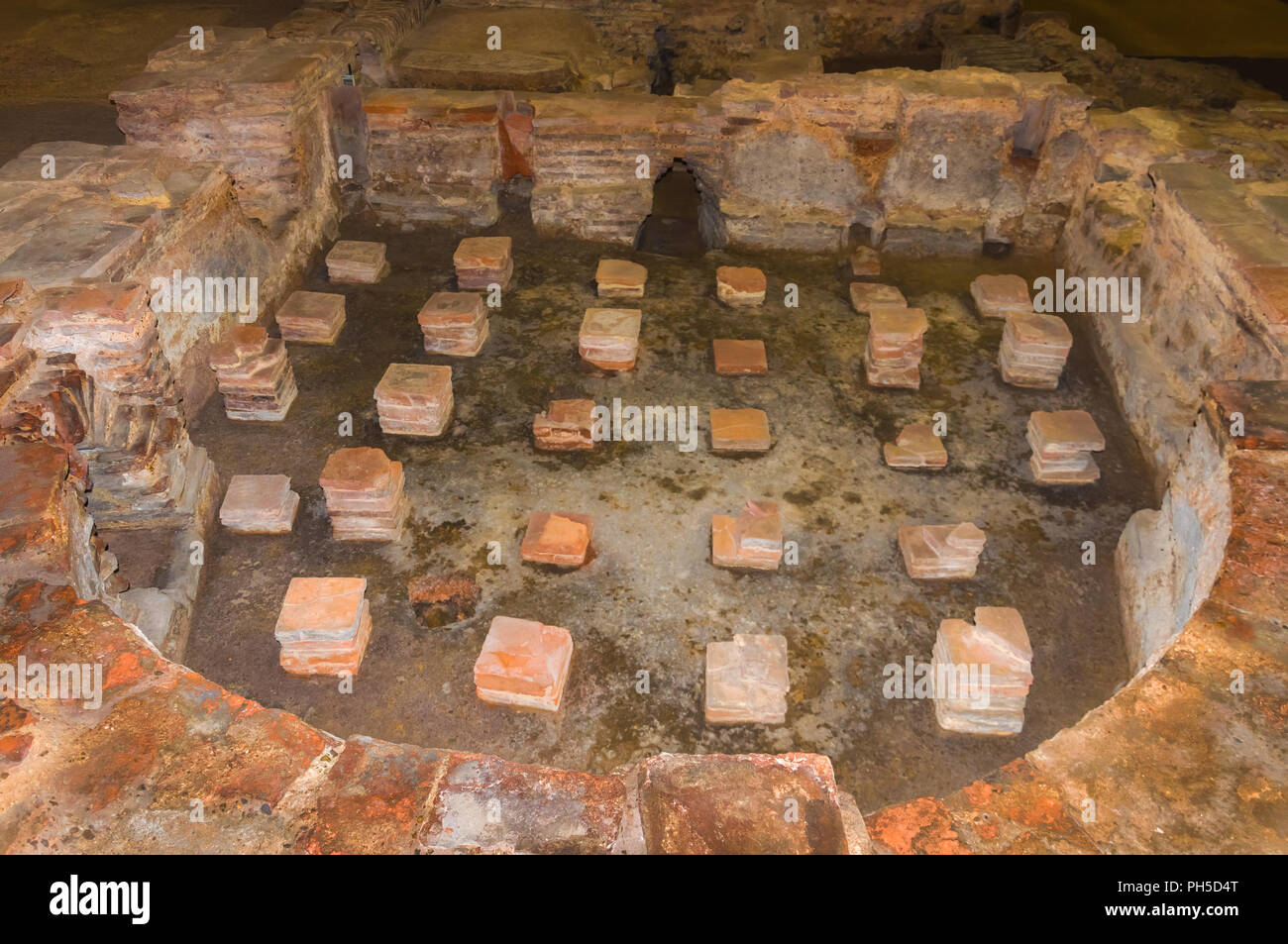 Roman plumbing system hi-res stock photography and images - Alamy