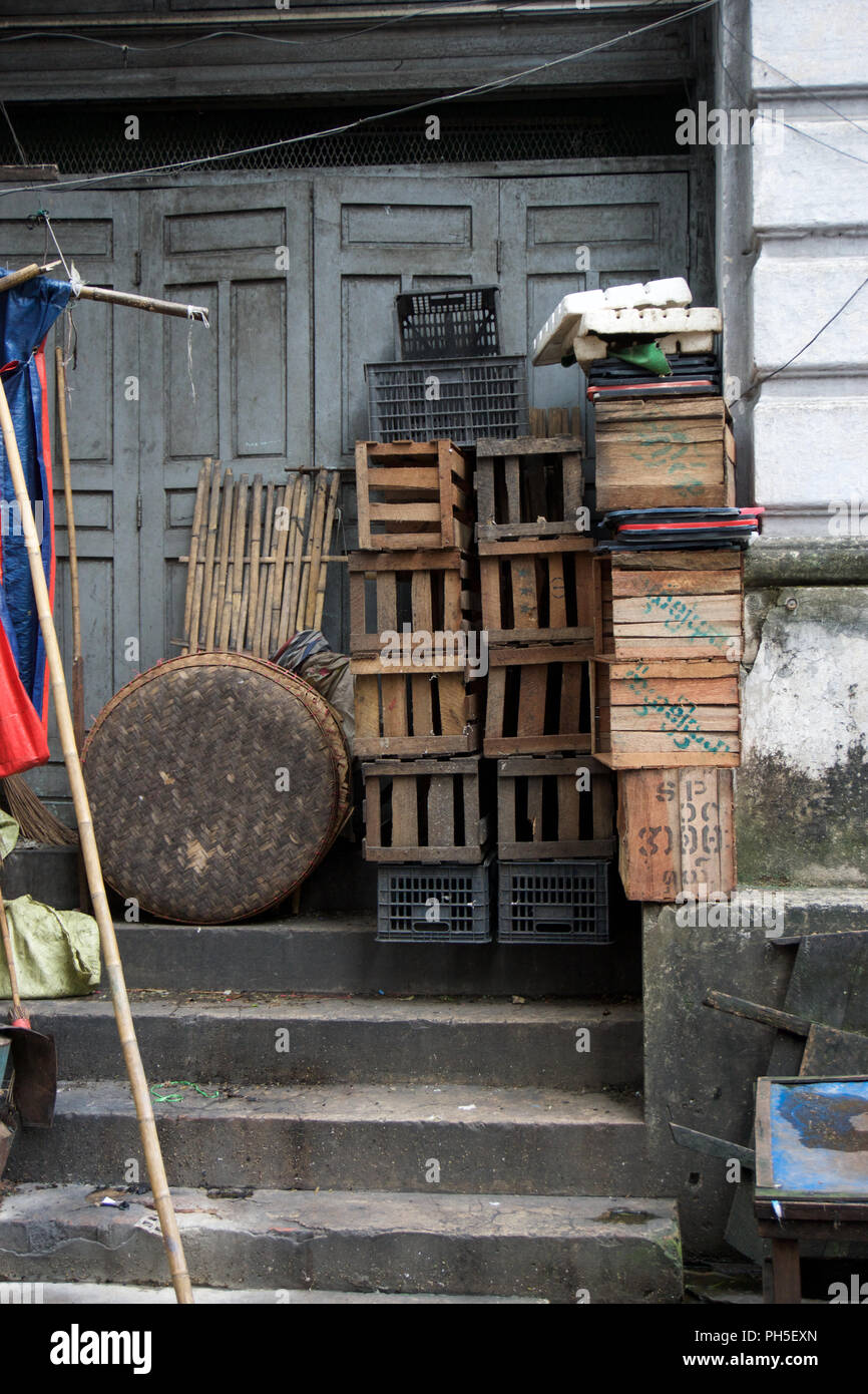 Traditional wooden packing crates hi-res stock photography and images ...
