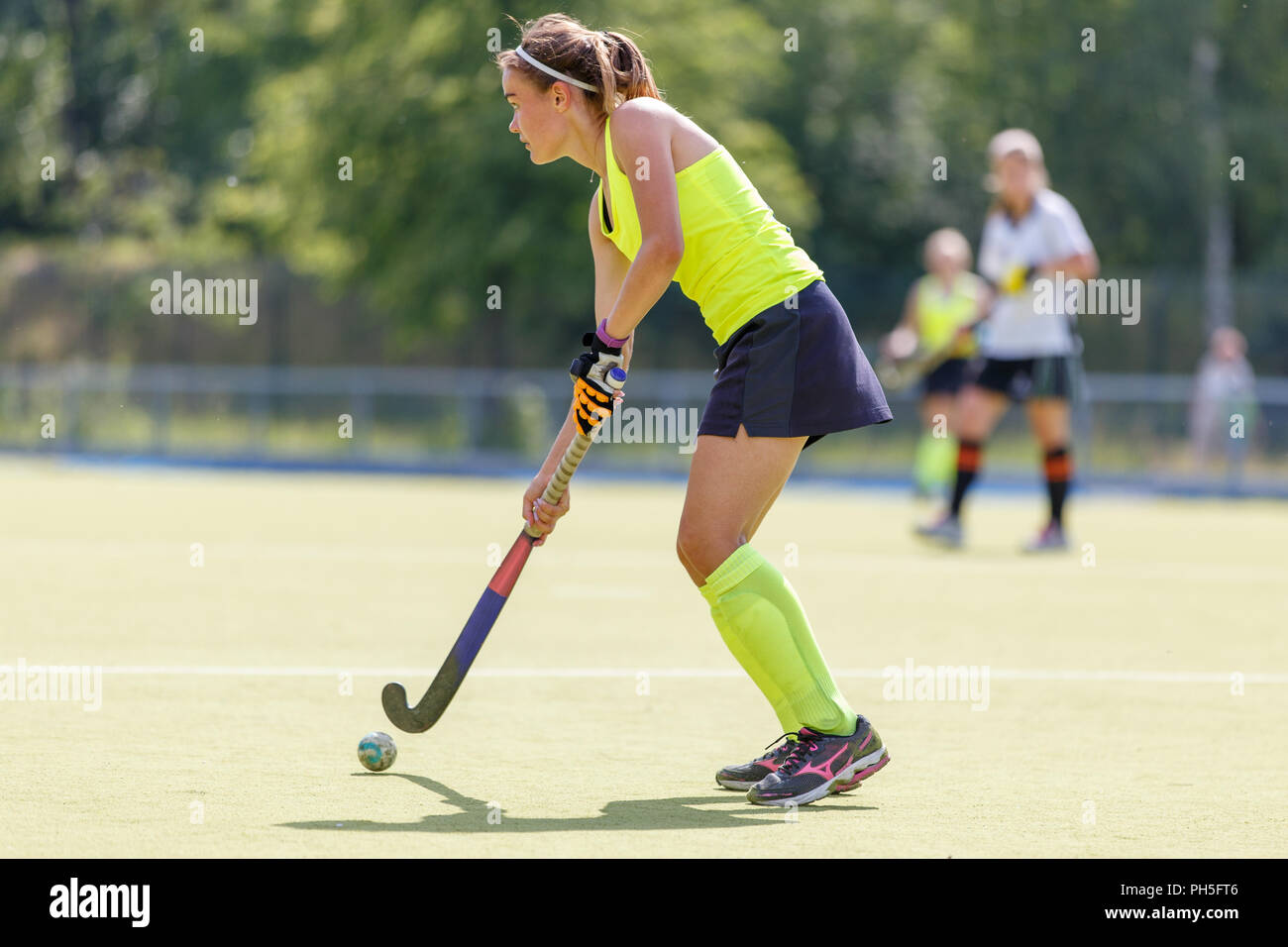 Girls field hockey team hi-res stock photography and images - Alamy