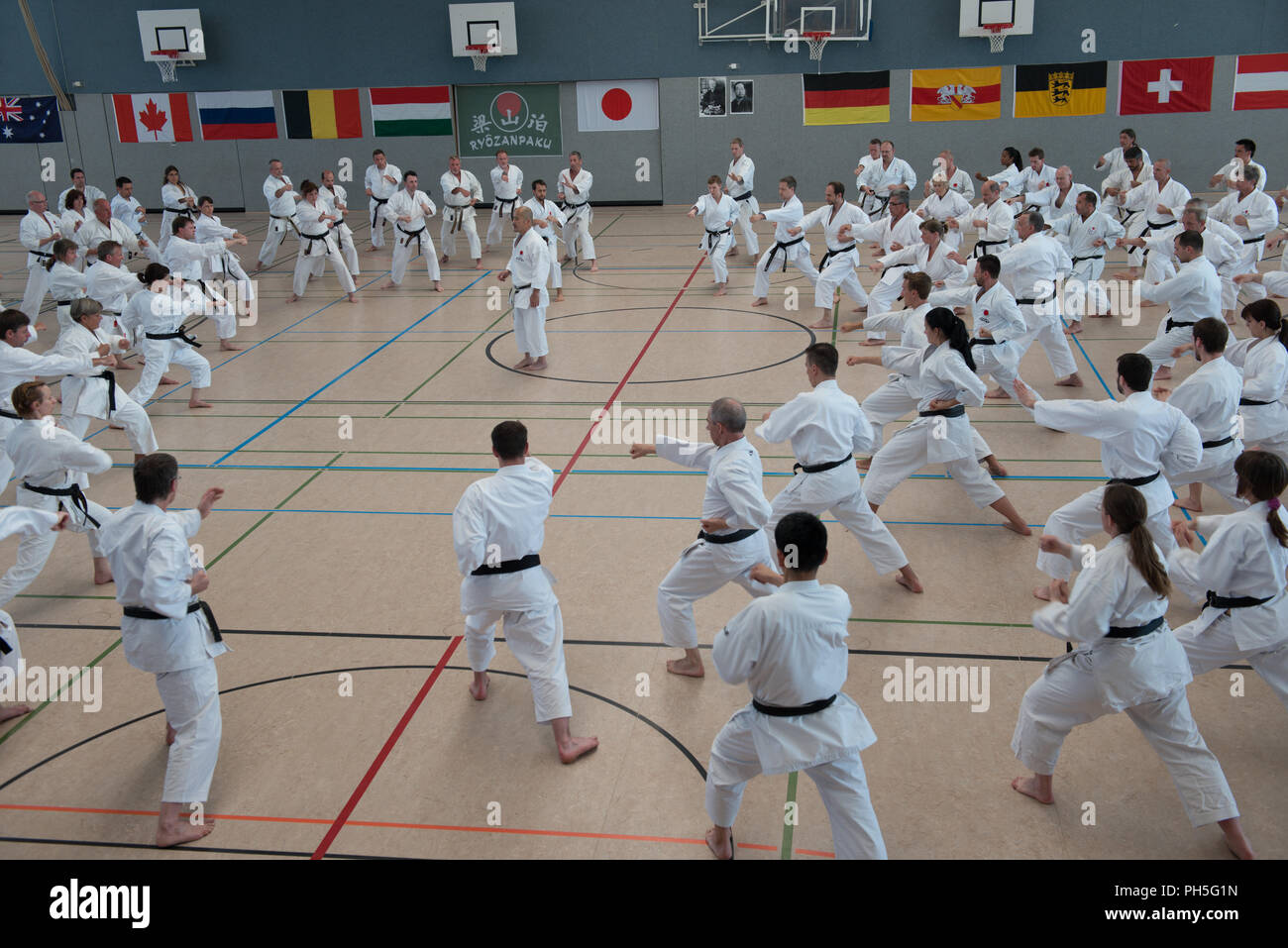 Karate kata hi-res stock photography and images - Alamy