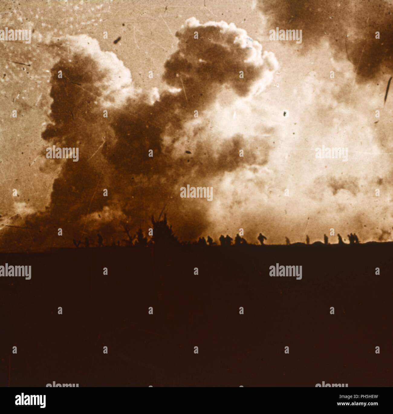 Ww1 gas attack hi-res stock photography and images - Alamy