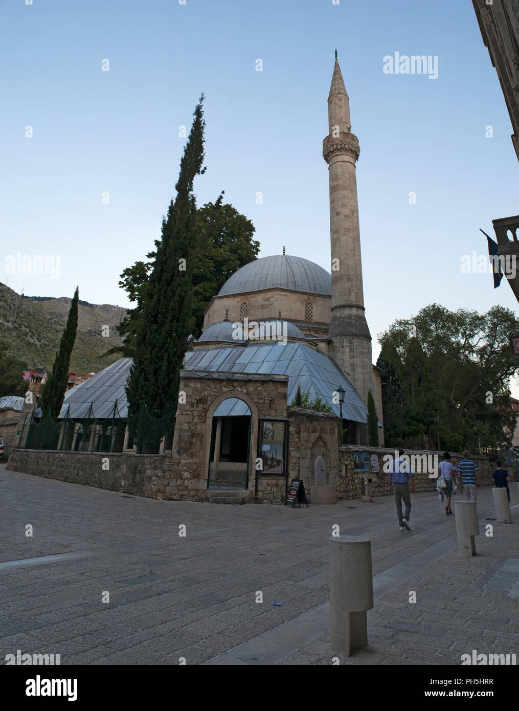 Bosnia: the Karadjoz Bey Mosque (1554), the biggest mosque in Mostar ...