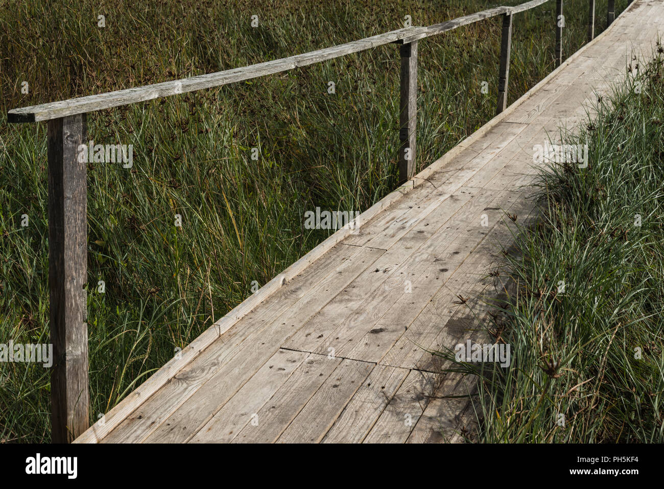Riverside jetty hi-res stock photography and images - Alamy