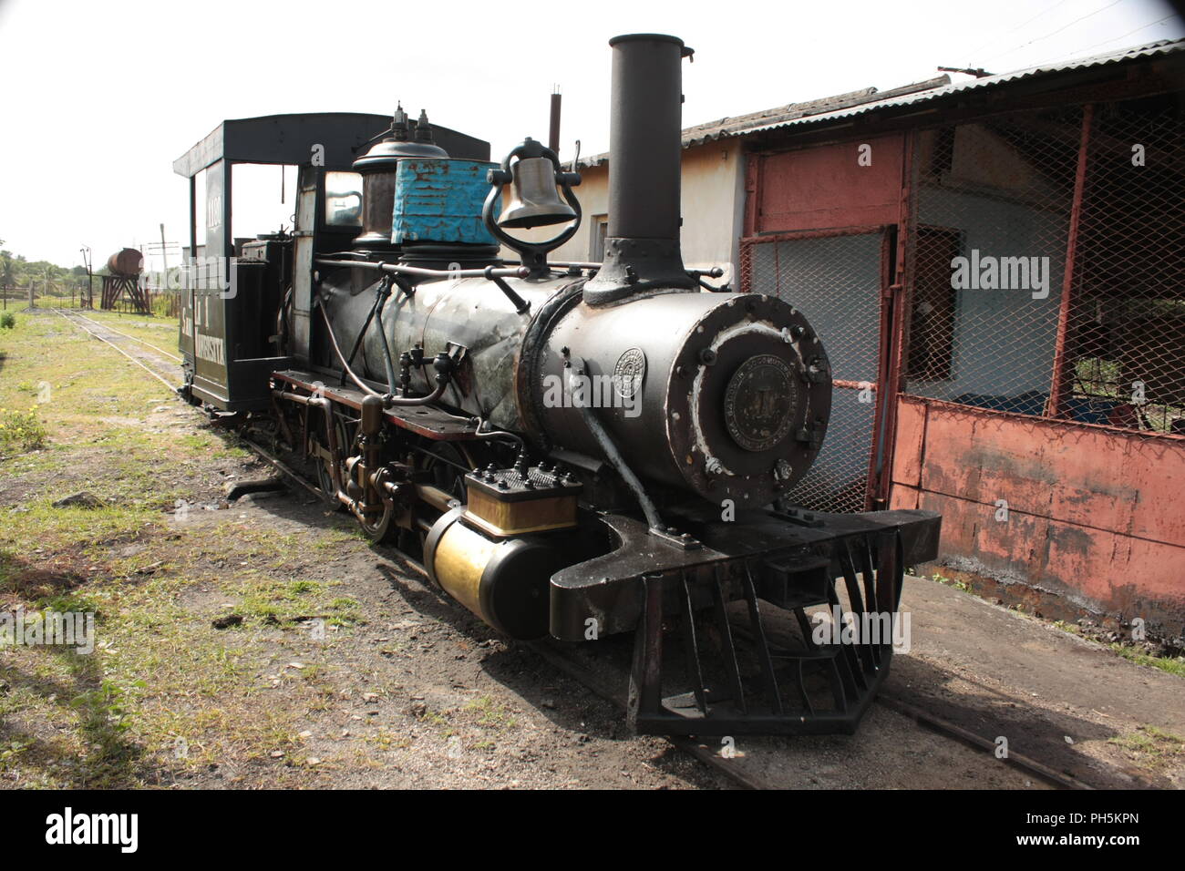 Derelict steam engine hi-res stock photography and images - Alamy