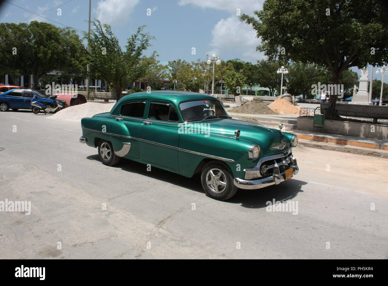 Cuban classic car Stock Photo - Alamy