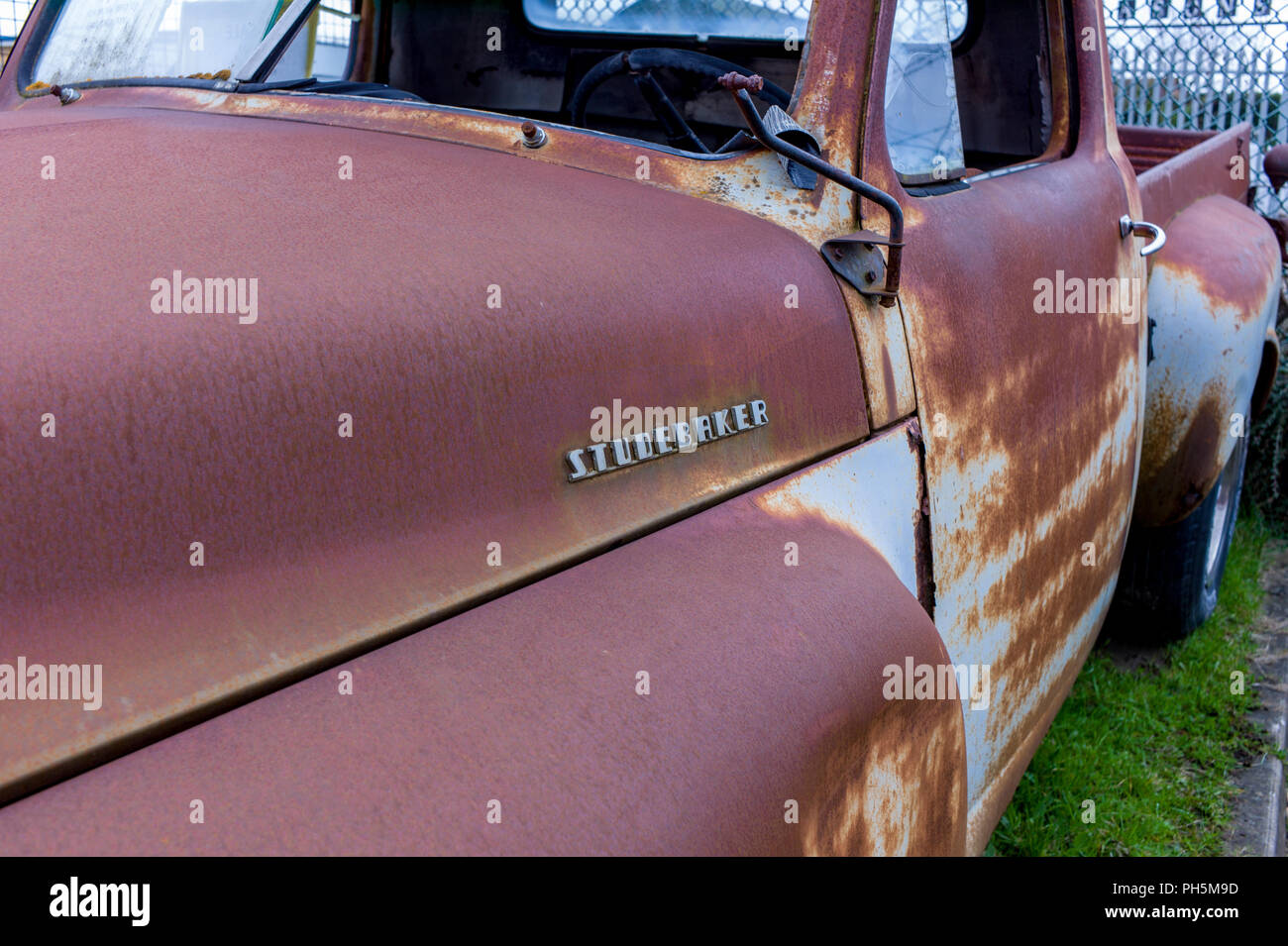 1948/9 Studebaker Pickup which needs restoring and is in a rusty ...