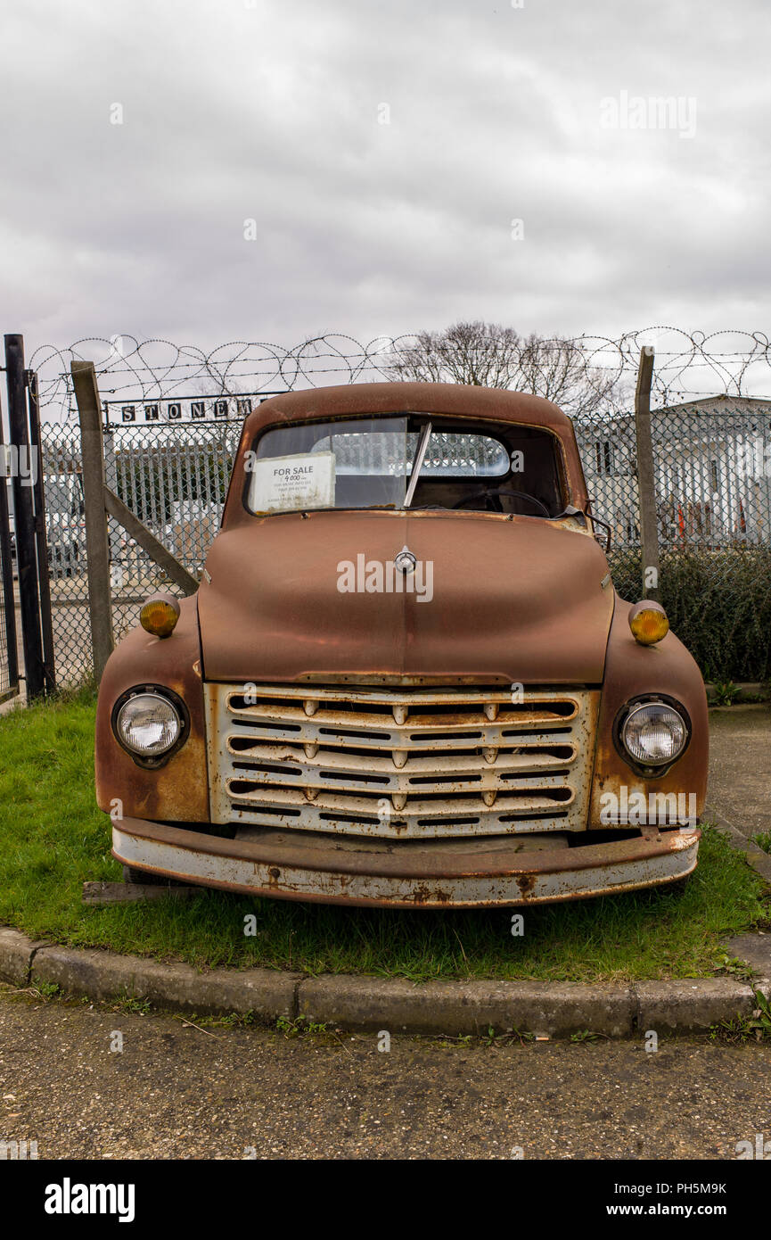 1948/9 Studebaker Pickup which needs restoring and is in a rusty ...