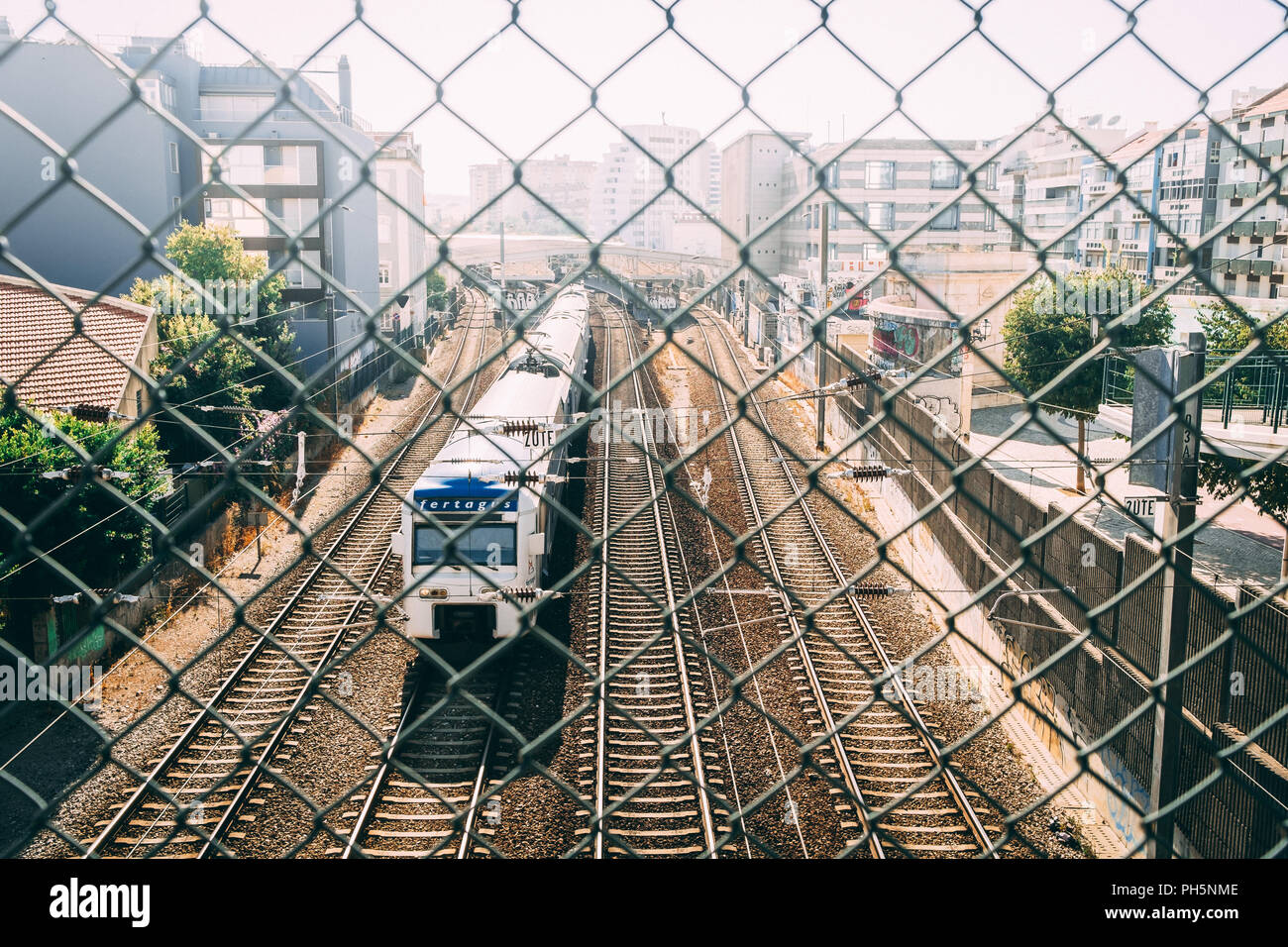 Mesh train hi-res stock photography and images - Alamy