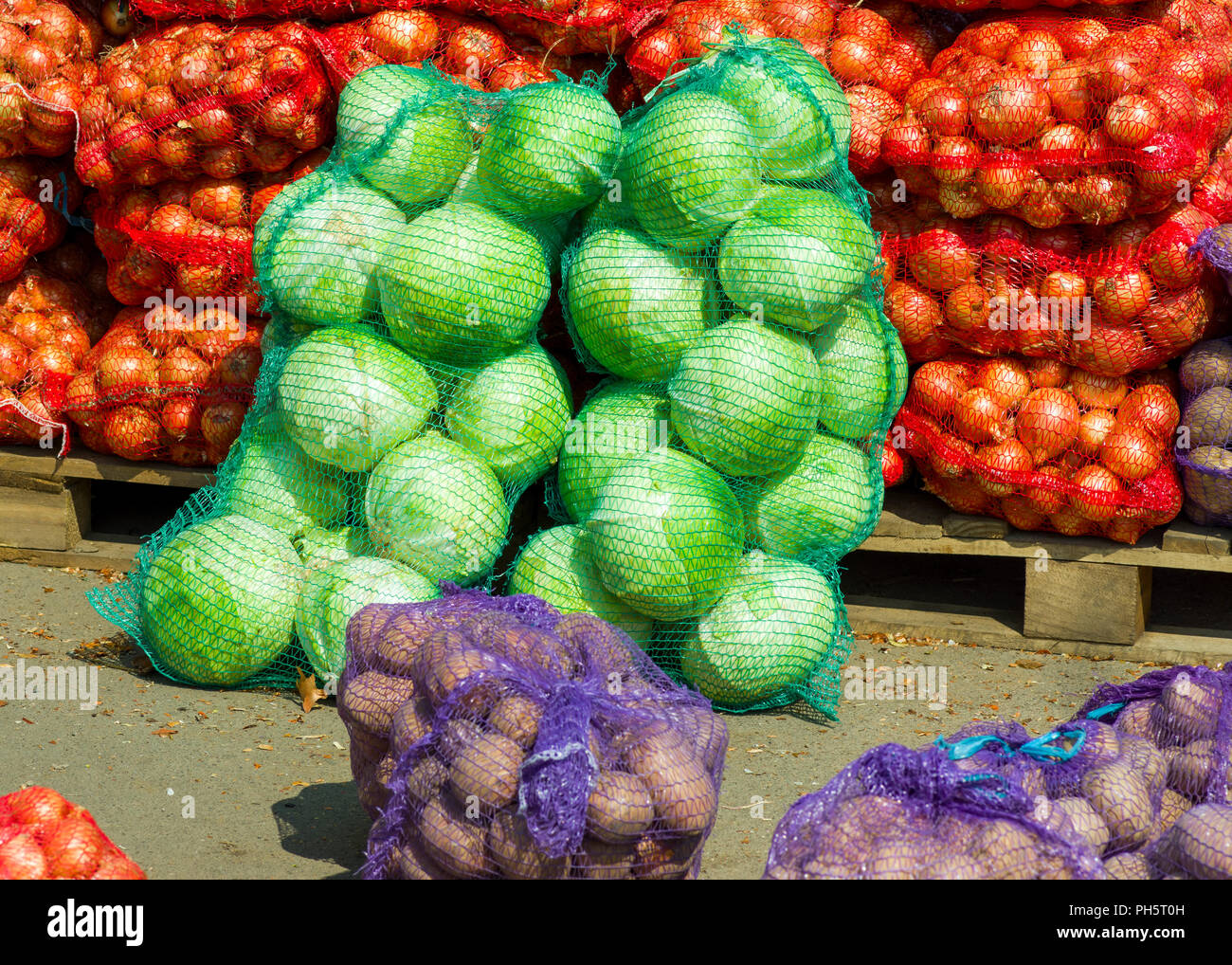 Cabbage Nets High Resolution Stock Photography and Images - Alamy