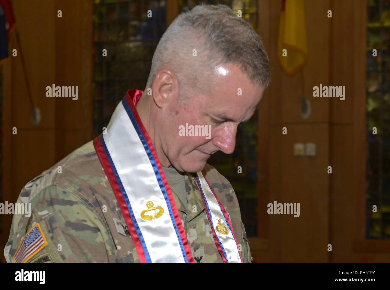Bragg chaplain airborne hi-res stock photography and images - Alamy