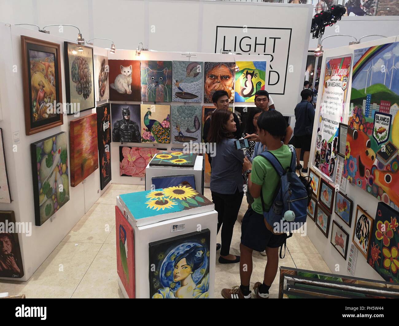 Mandalutong, Philippines. 30th Aug, 2018. 'Art for Everyone 2018' is a ...