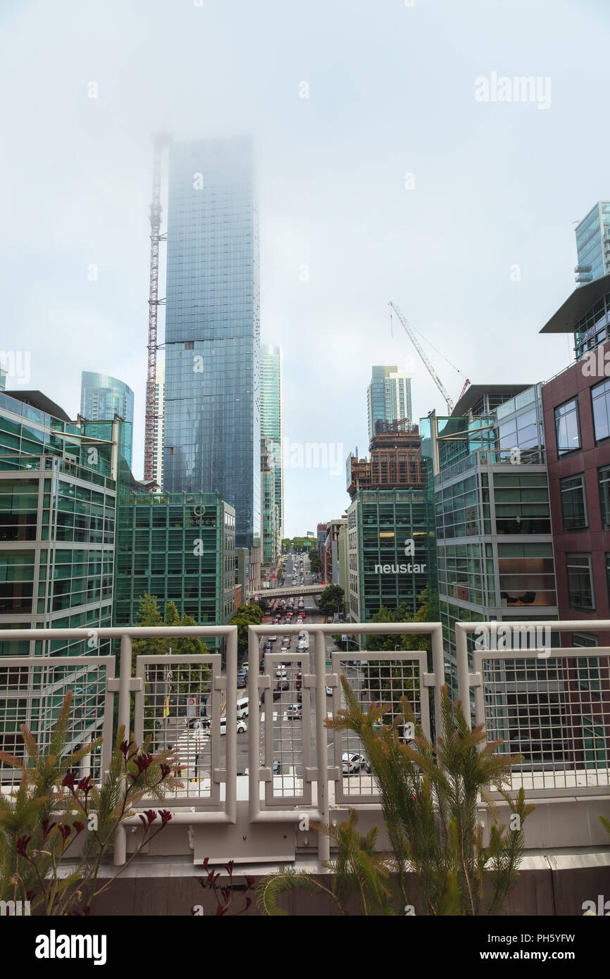 High rise building rooftop hi-res stock photography and images - Alamy
